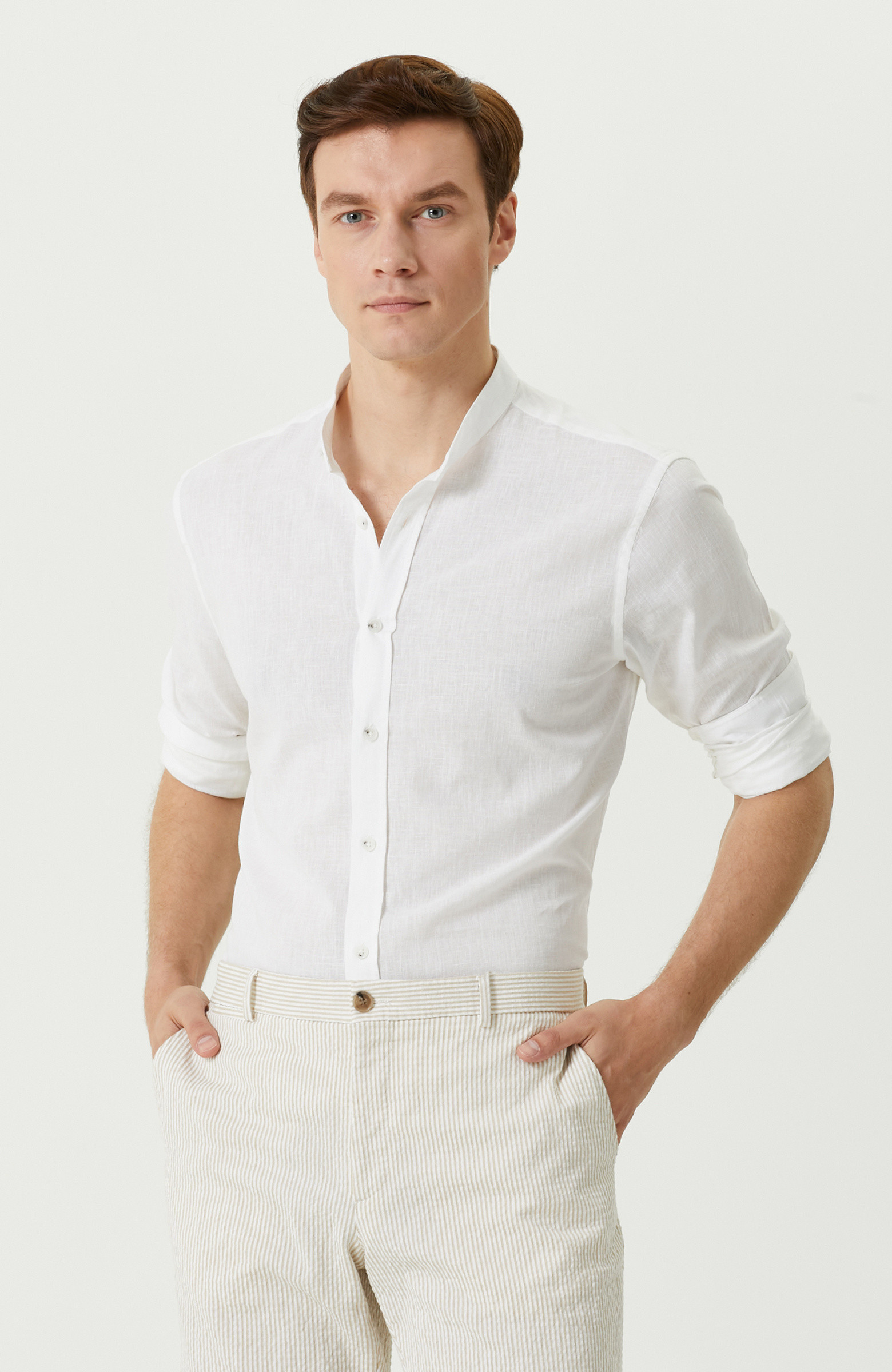 Geniş Fit Beyaz Gömlek