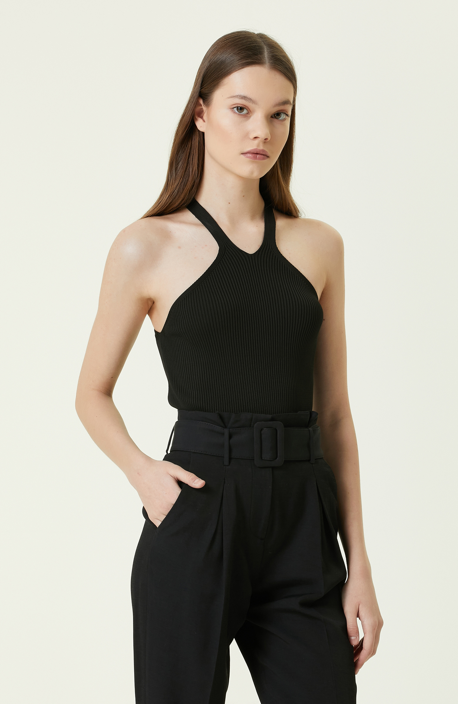 Slim Fit Siyah Kolsuz Kazak