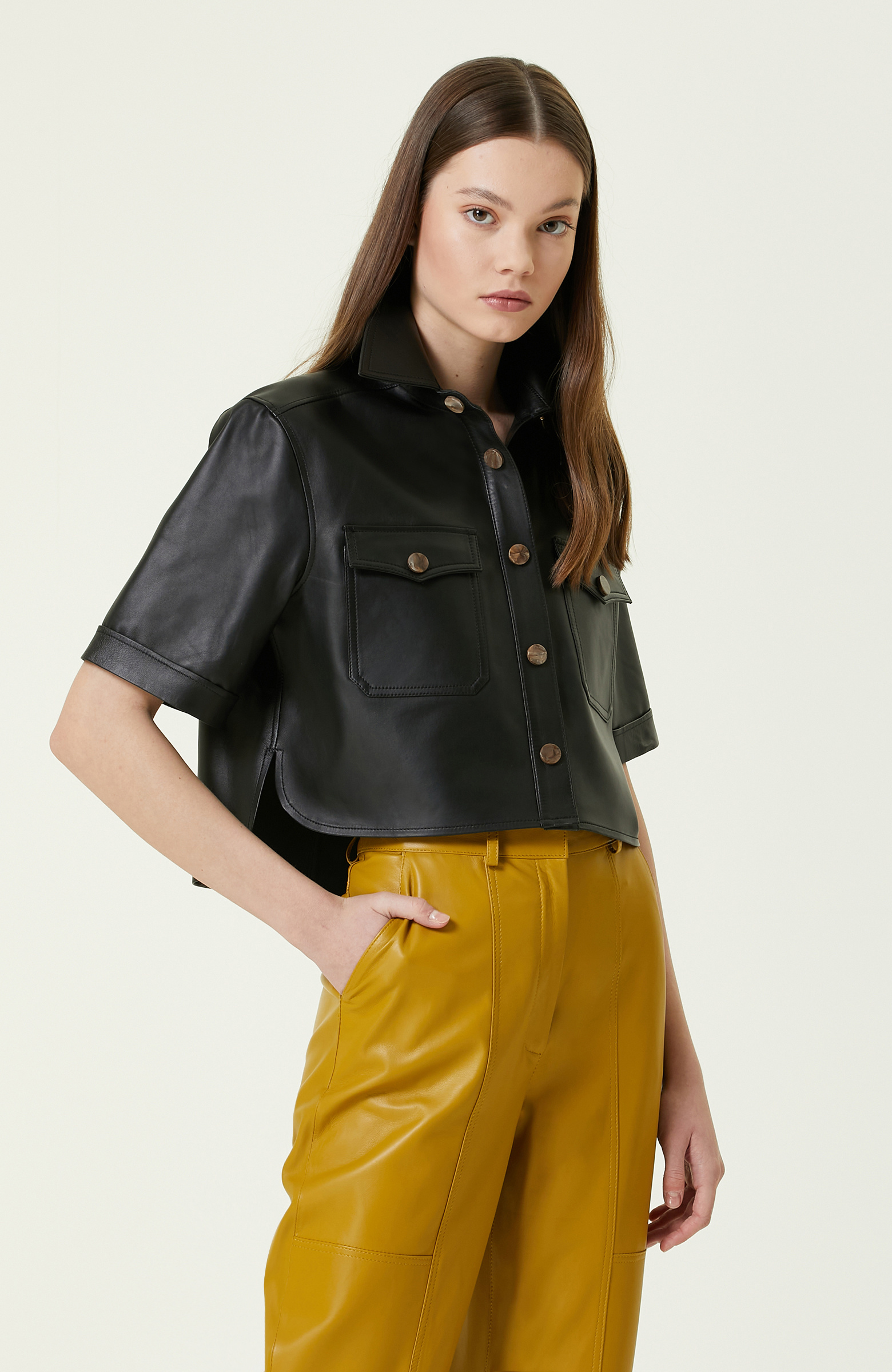 Regular Fit Siyah Deri Mont