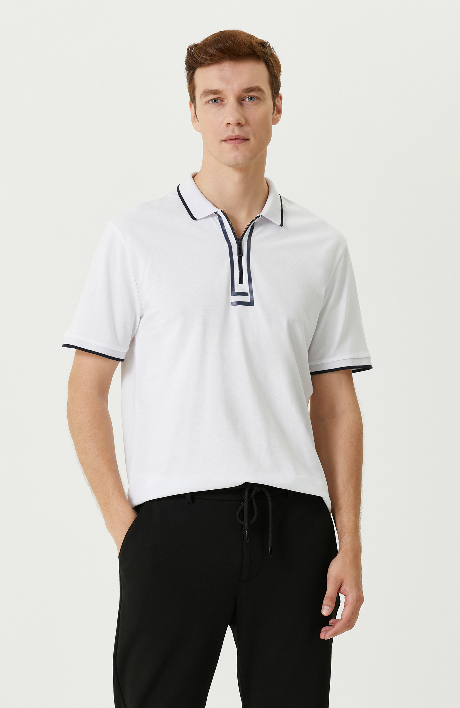 Beyaz Polo Yaka T-shirt