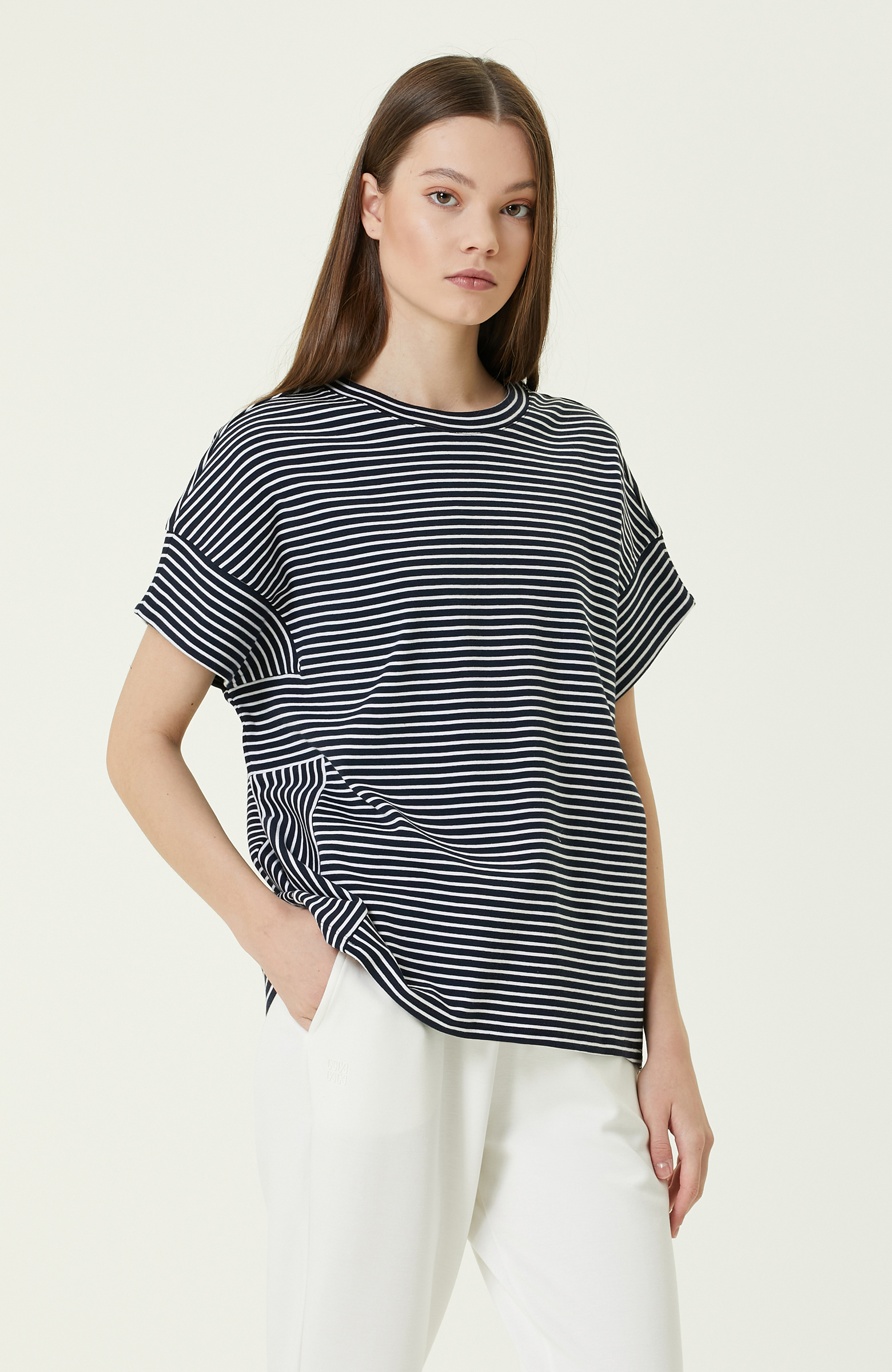 Basic Fit Lacivert Beyaz T-shirt Basic Fit Lacivert Beyaz T-shirt