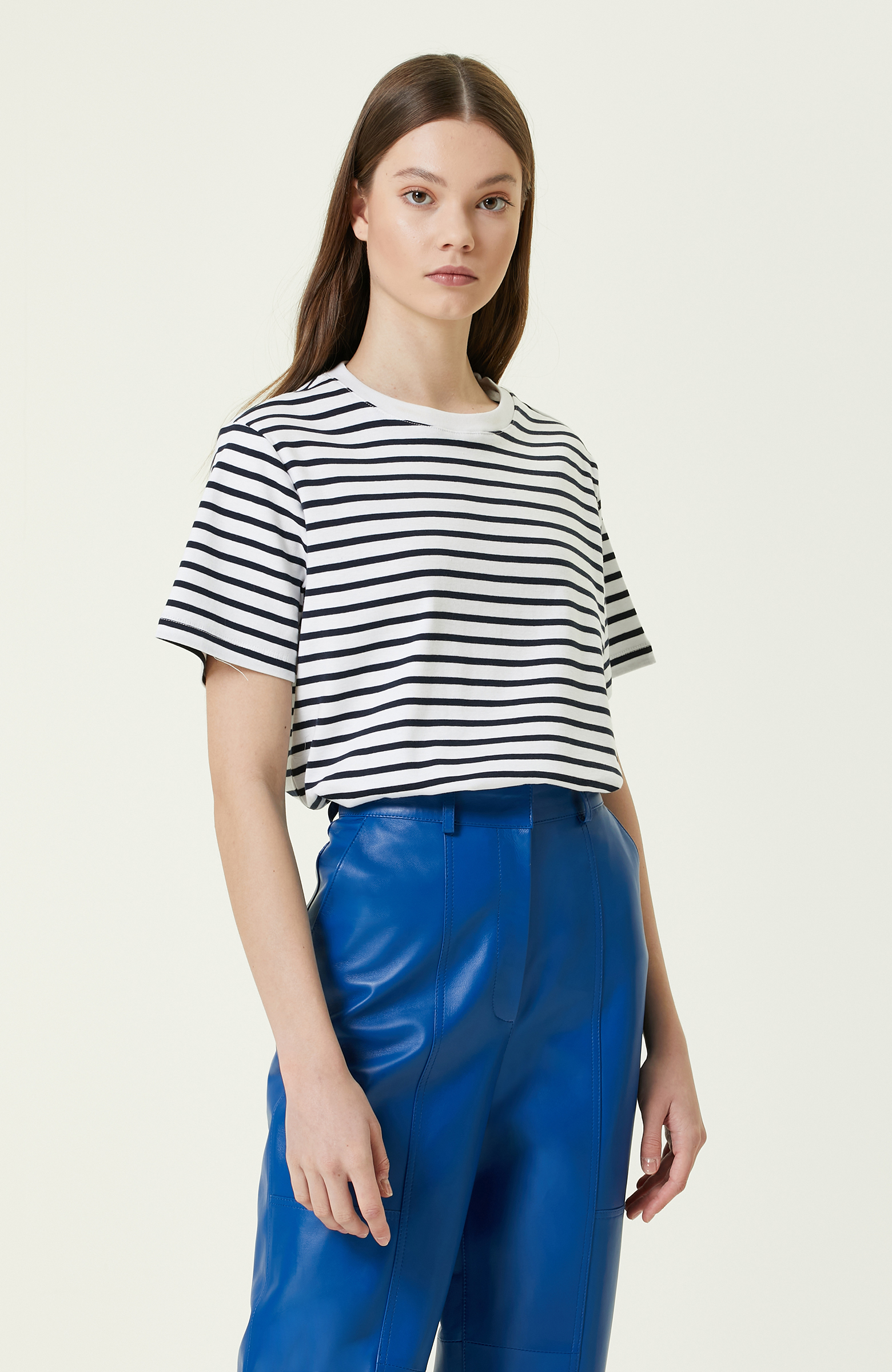 Basic Fit Lacivert Beyaz T-shirt Basic Fit Lacivert Beyaz T-shirt