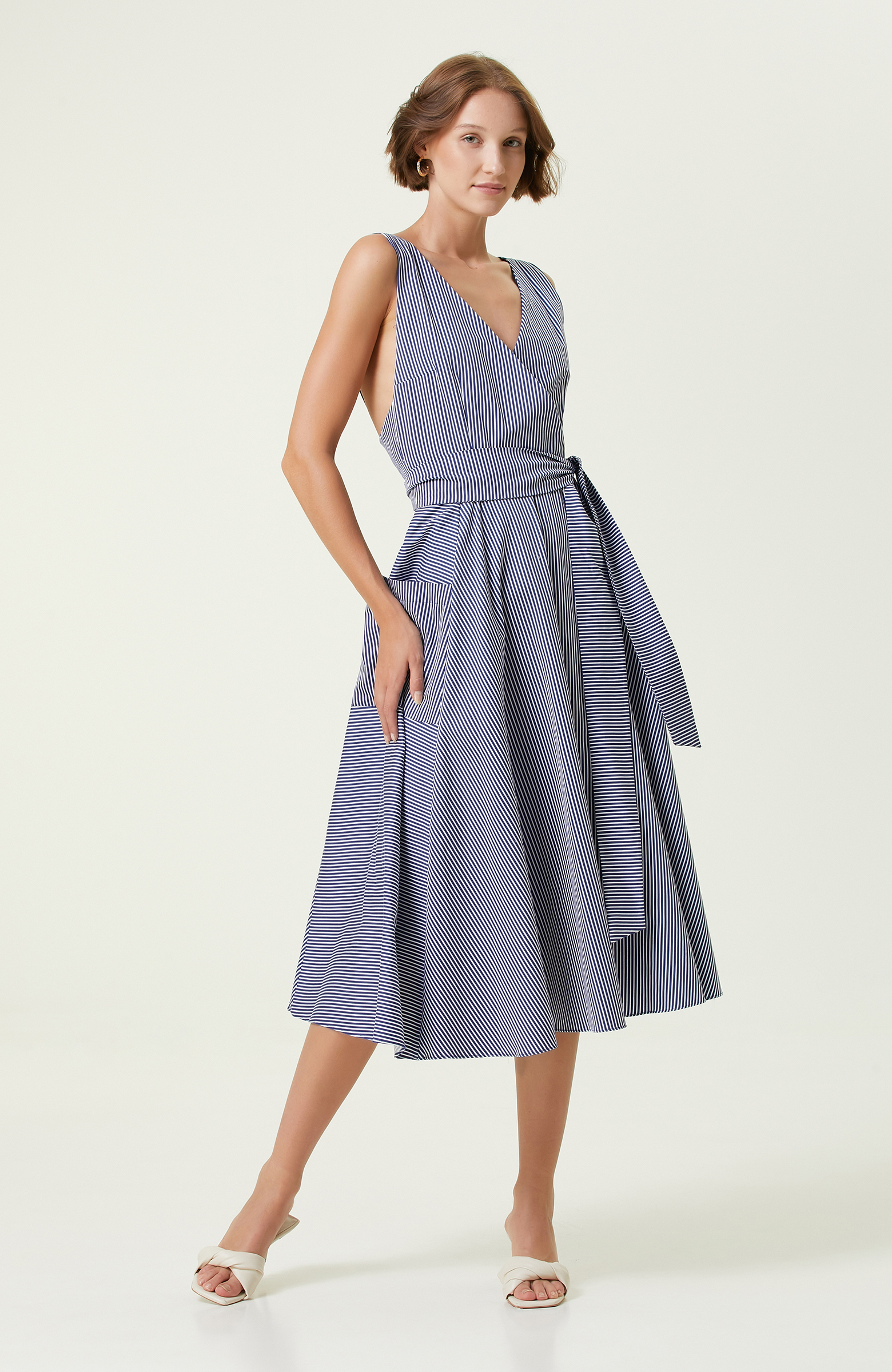 Beyaz Lacivert Çizgili Midi Elbise Beyaz Lacivert Çizgili Midi Elbise