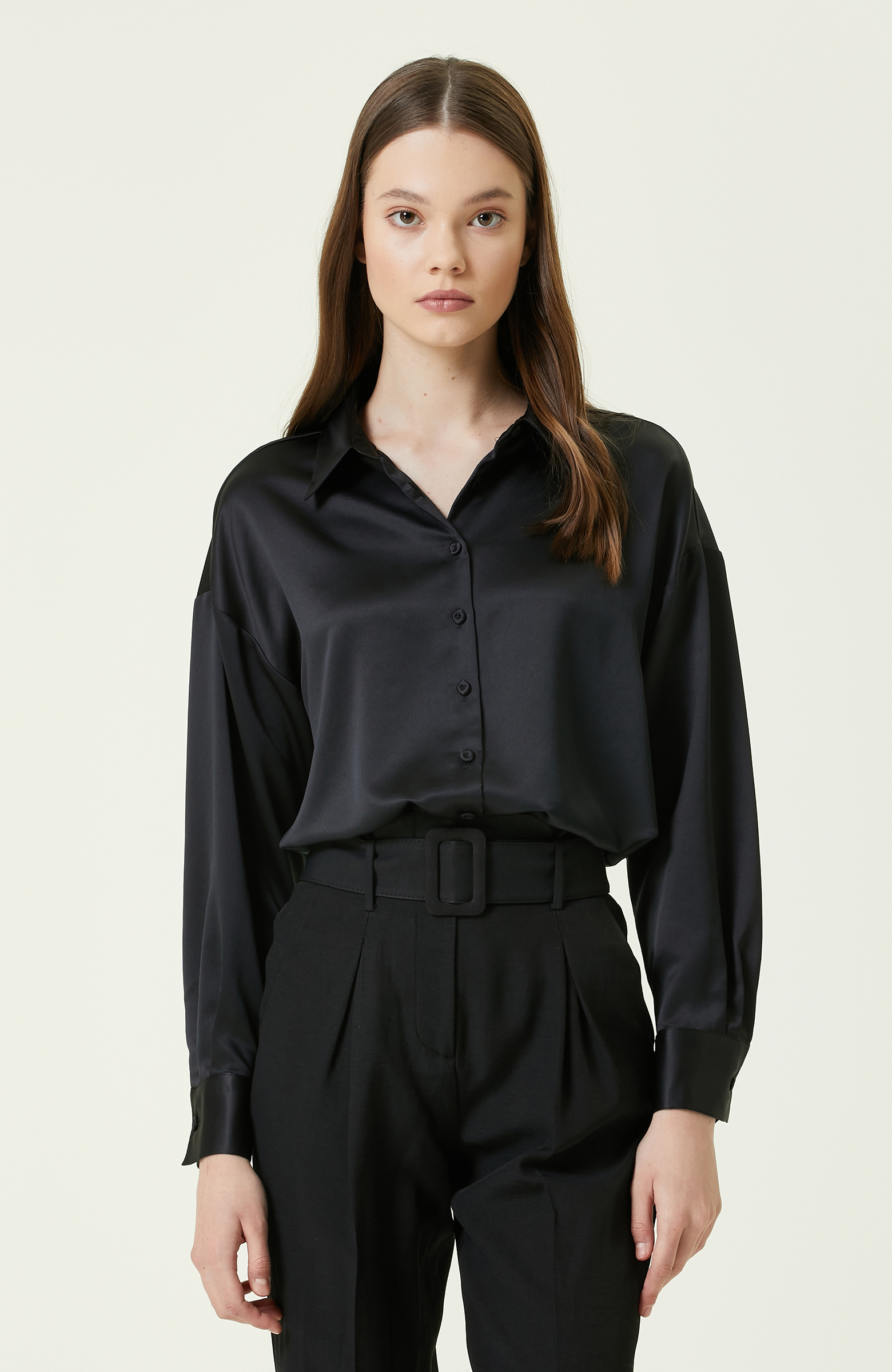 Geniş Fit Siyah Gömlek