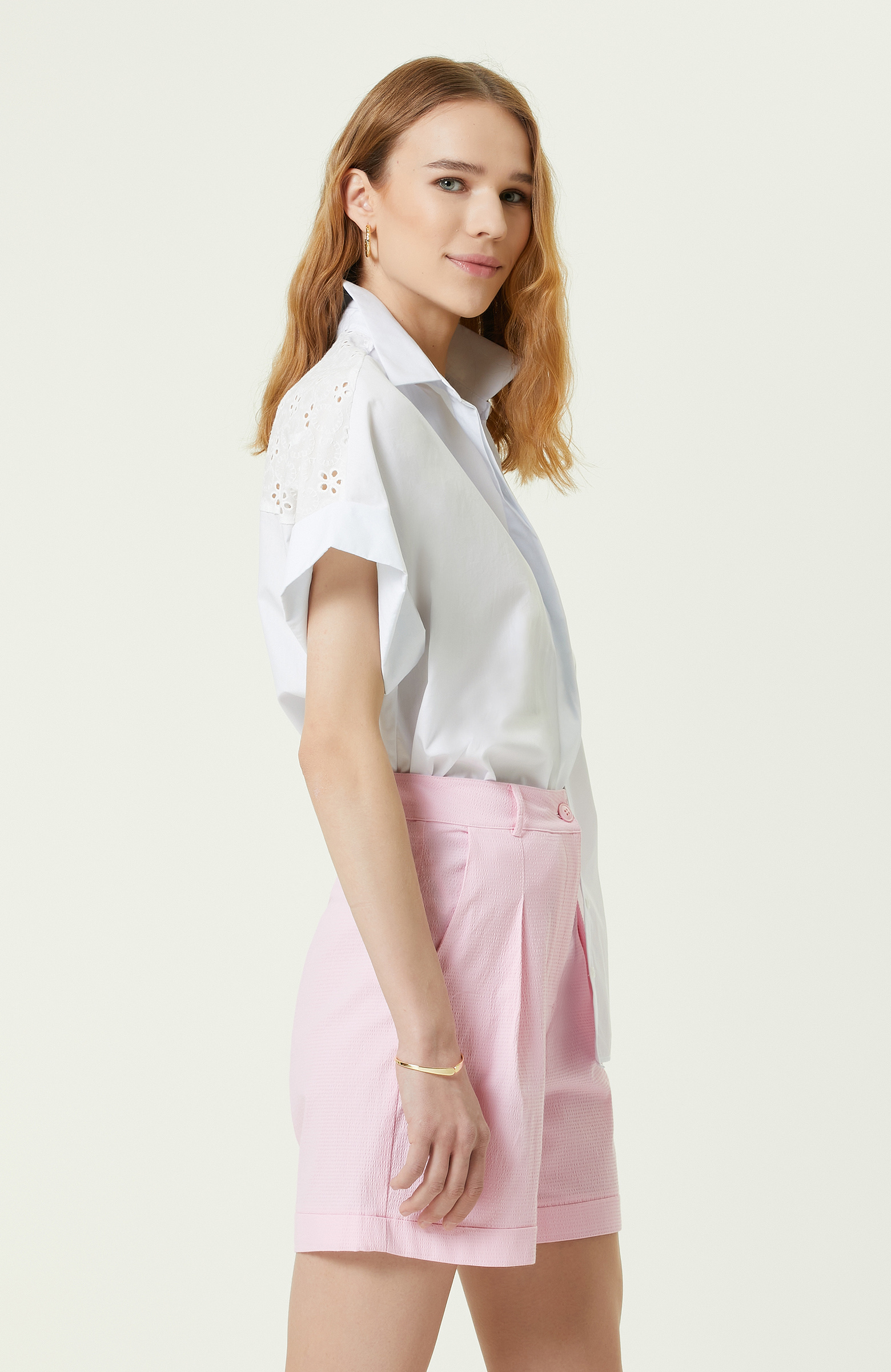 Geniş Fit Beyaz Gömlek