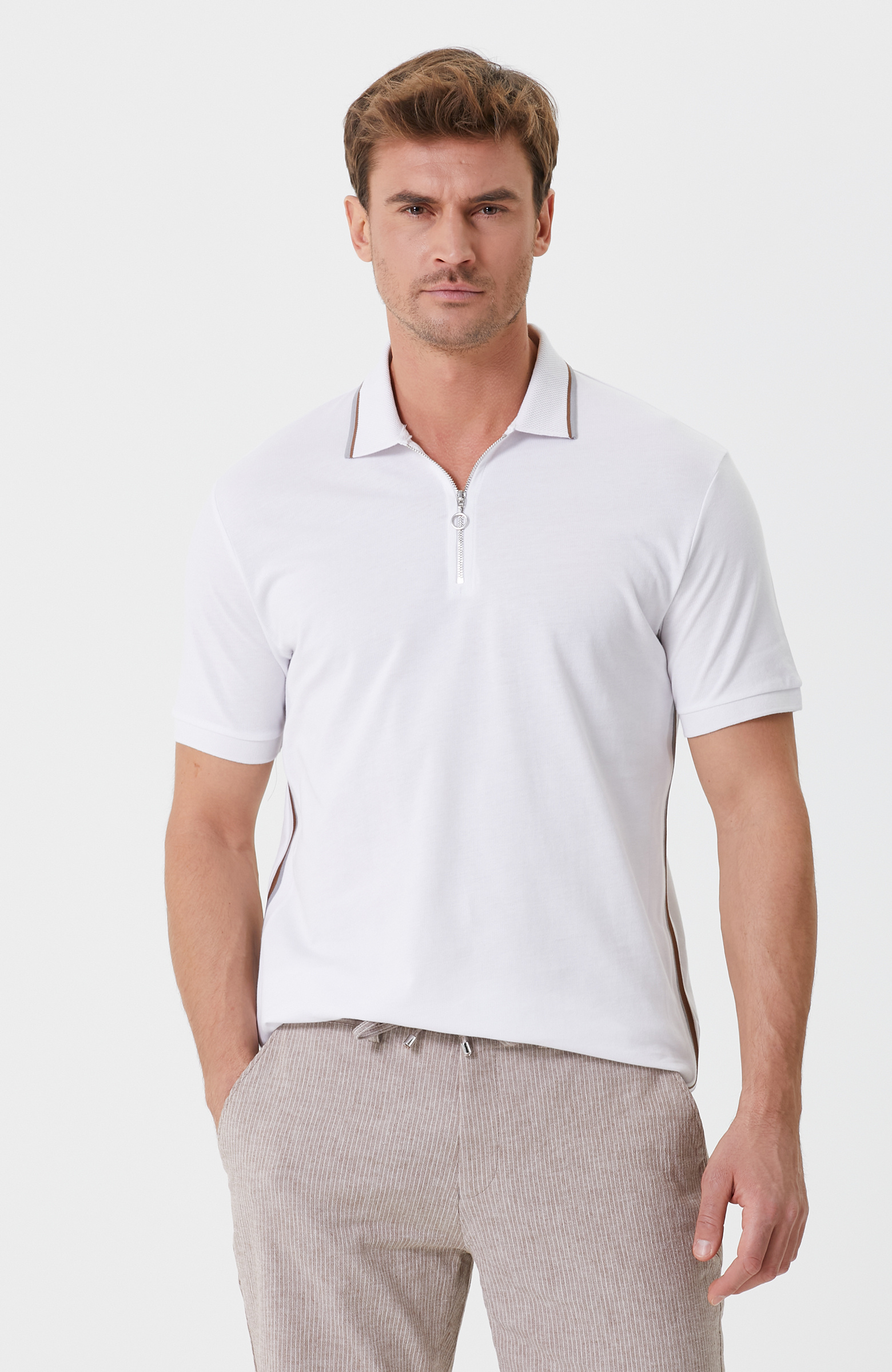 Beyaz Polo Yaka T-shirt