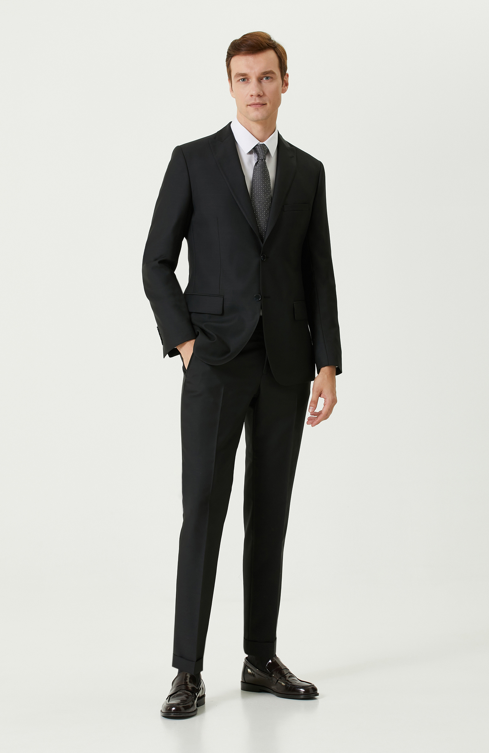 Siyah Desenli Takım Elbise