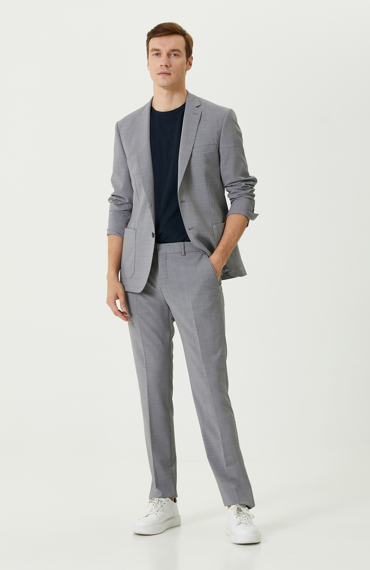 Açık Gri Desenli Takım Elbise Açık Gri Desenli Takım Elbise