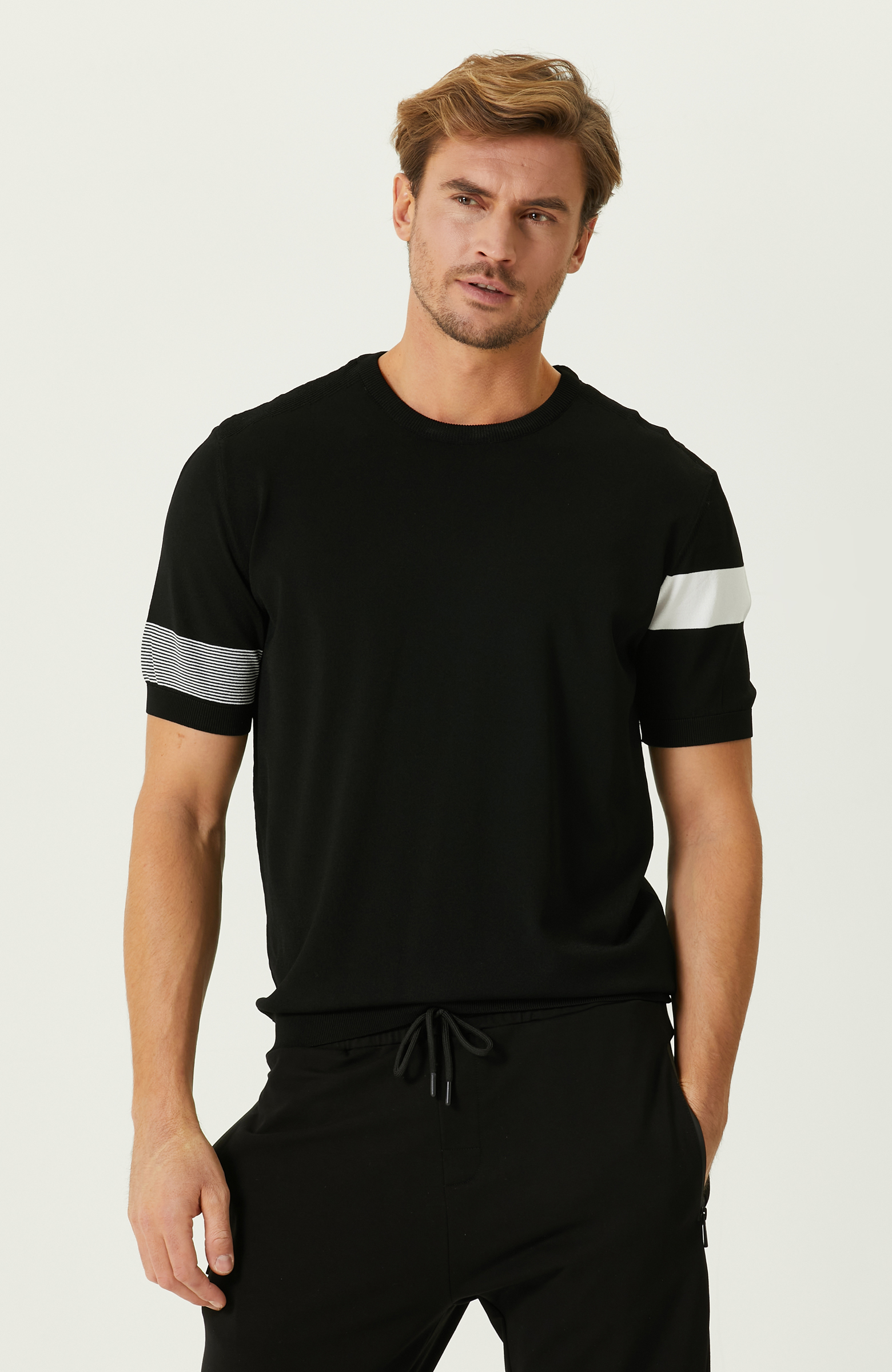 Siyah Kısa Kol Kazak