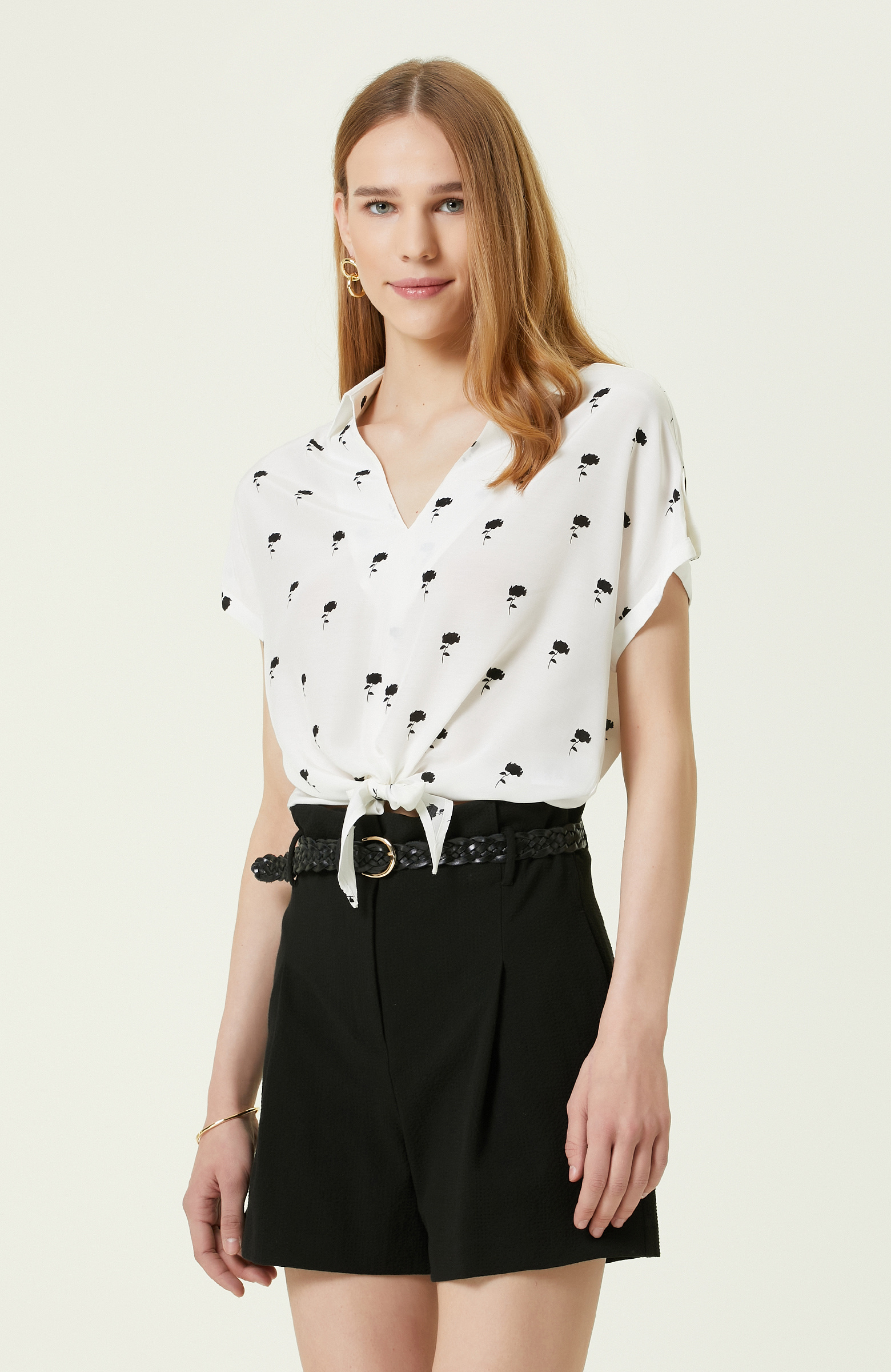 Beyaz Çiçekli Bluz