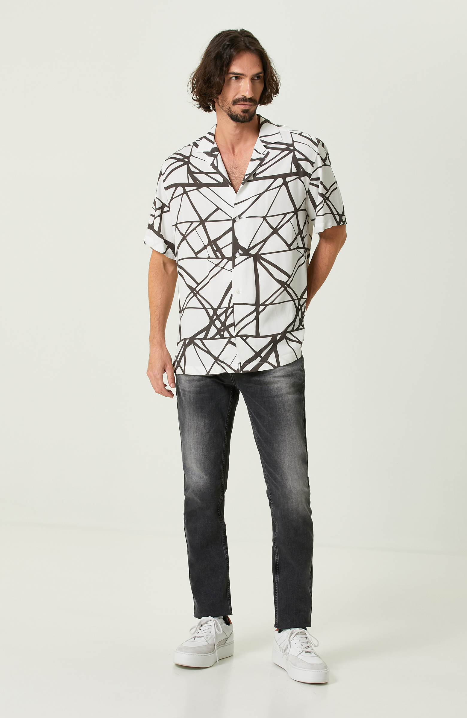 Slim Fit Siyah Denim Pantolon