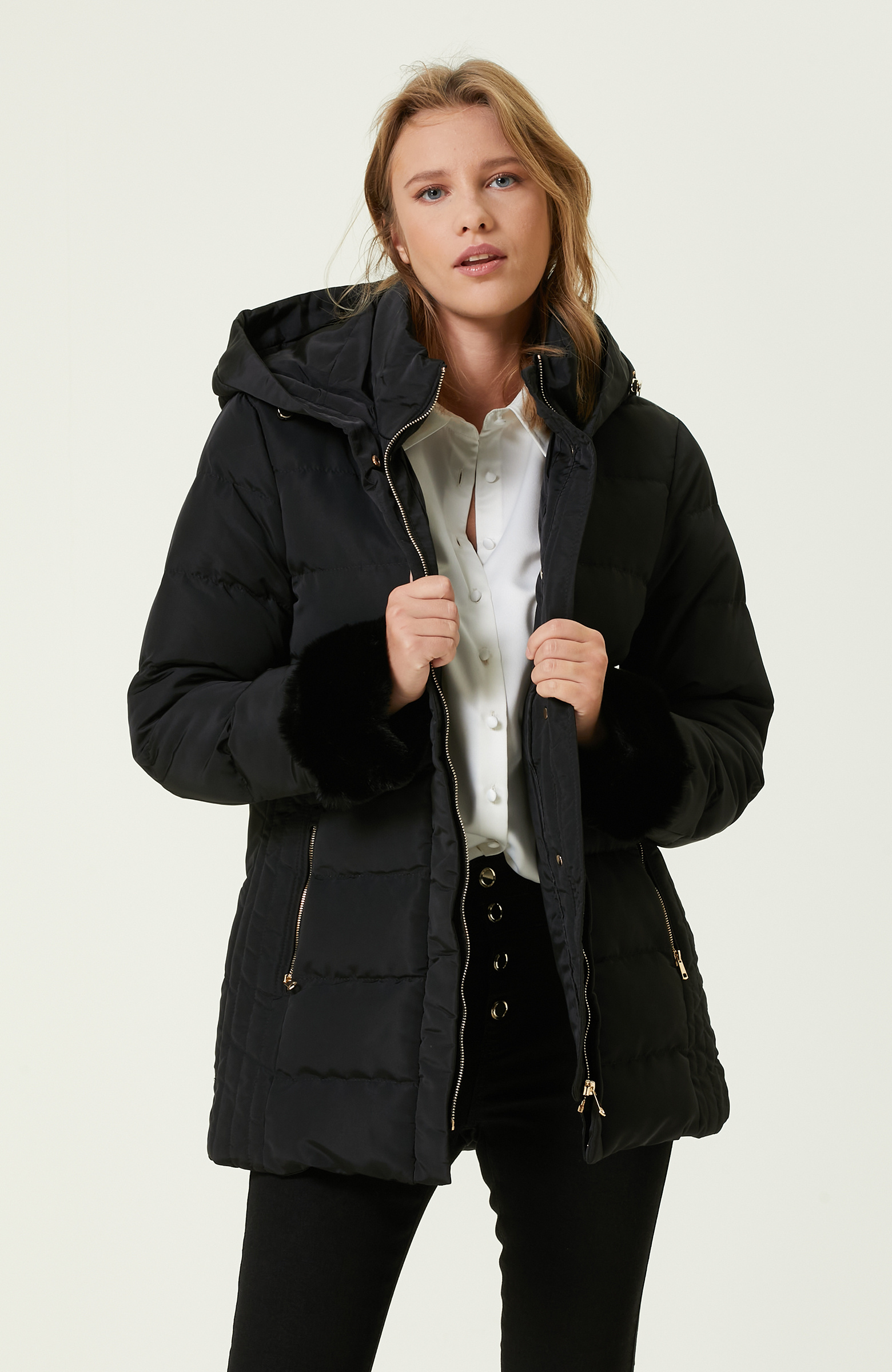 Basic Fit Siyah Kaban