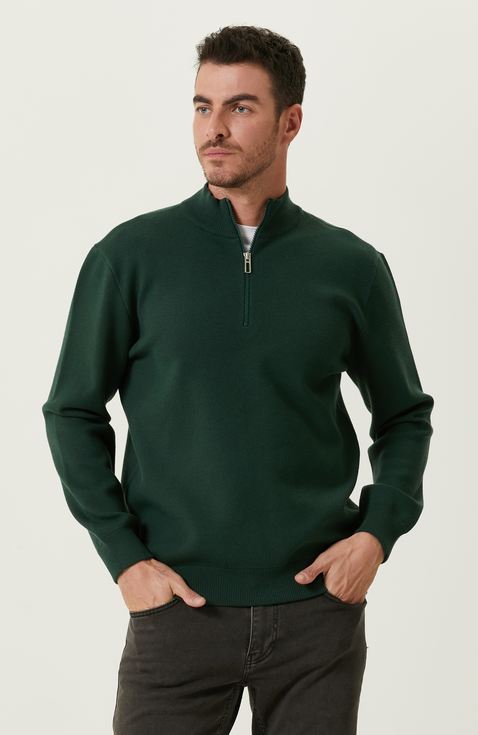 Yeşil Viskoz Karışımlı Dik Yaka Fermuarlı Triko Yeşil Viskoz Karışımlı Dik Yaka Fermuarlı Triko