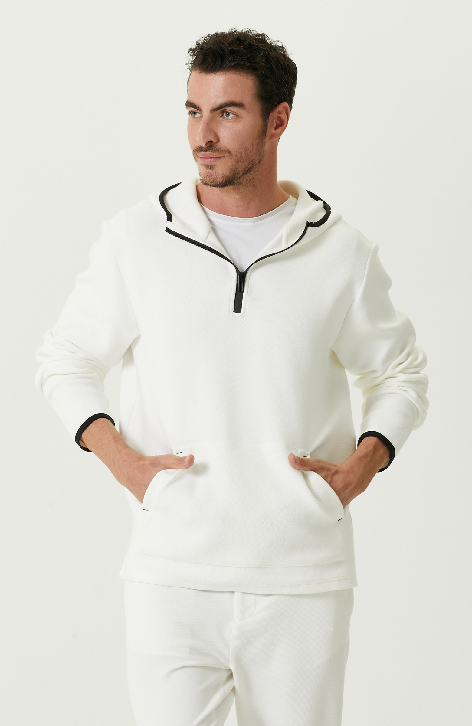 Slim Fit Ekru Sweatshirt