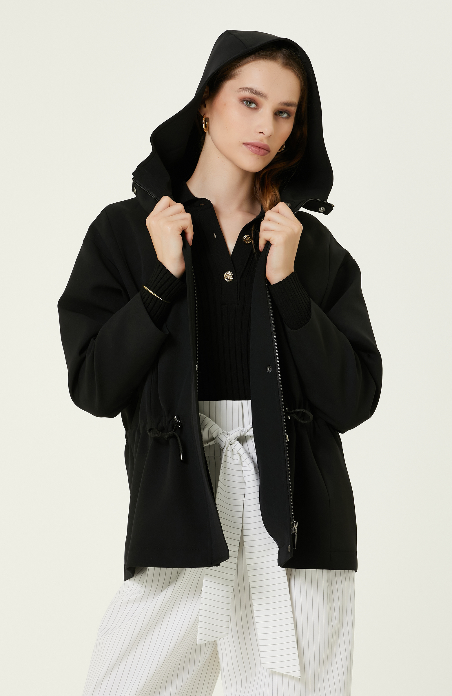 Regular Fit Siyah Mont