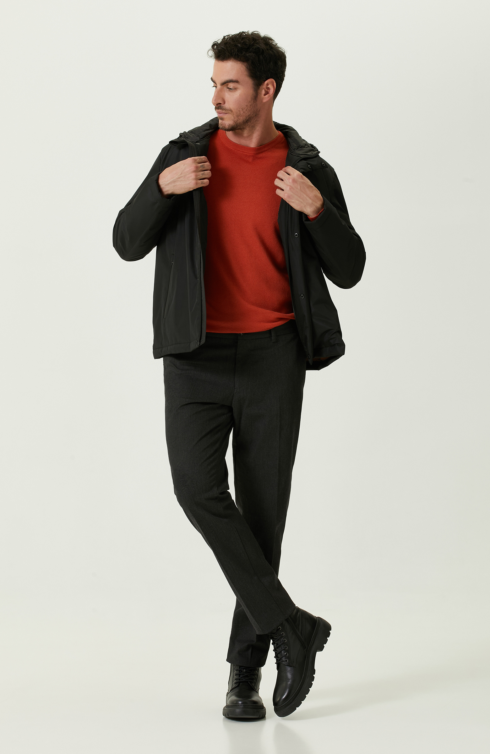 Slim Fit Siyah Pantolon