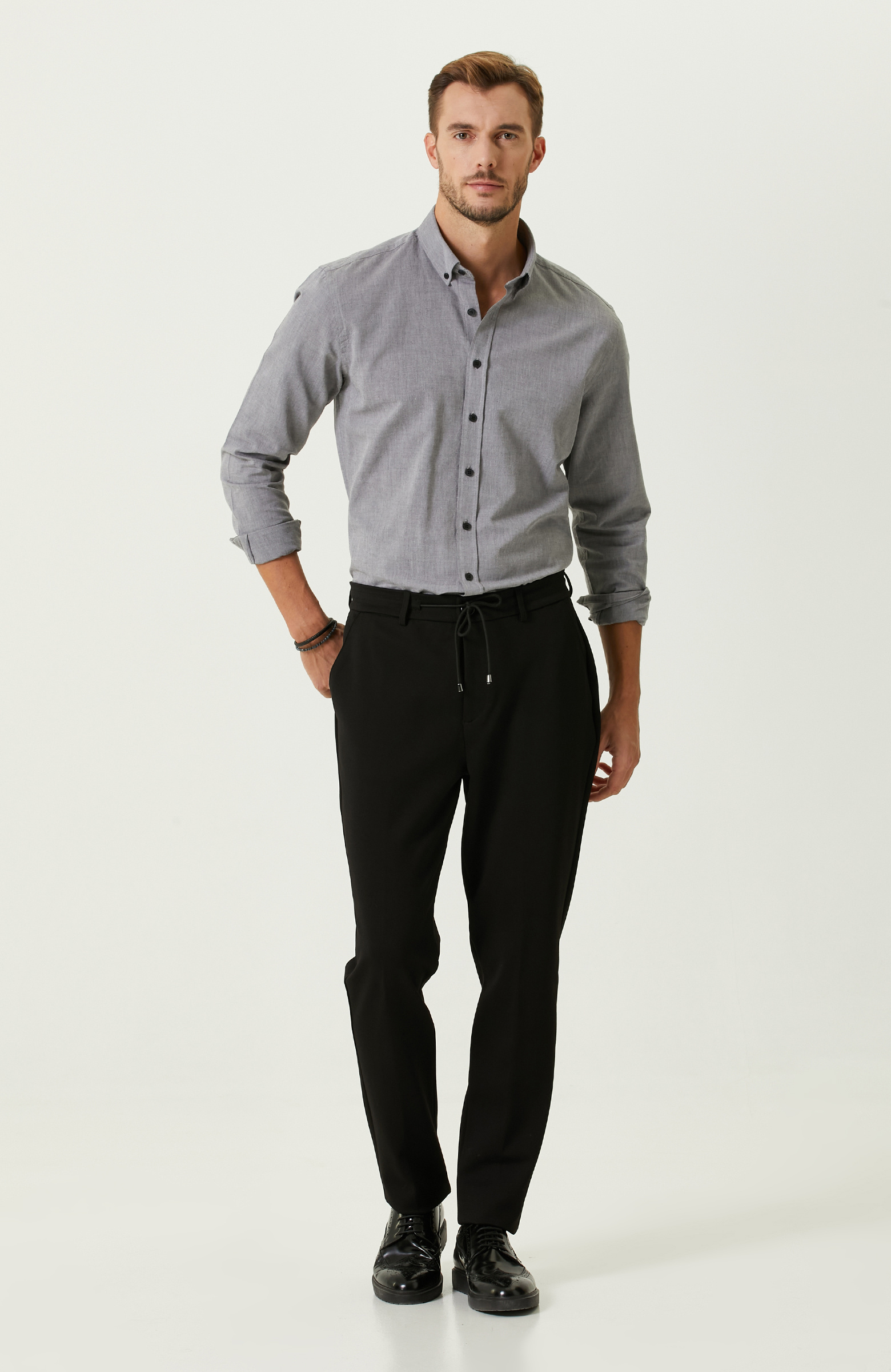 Slim Fit Siyah Pantolon