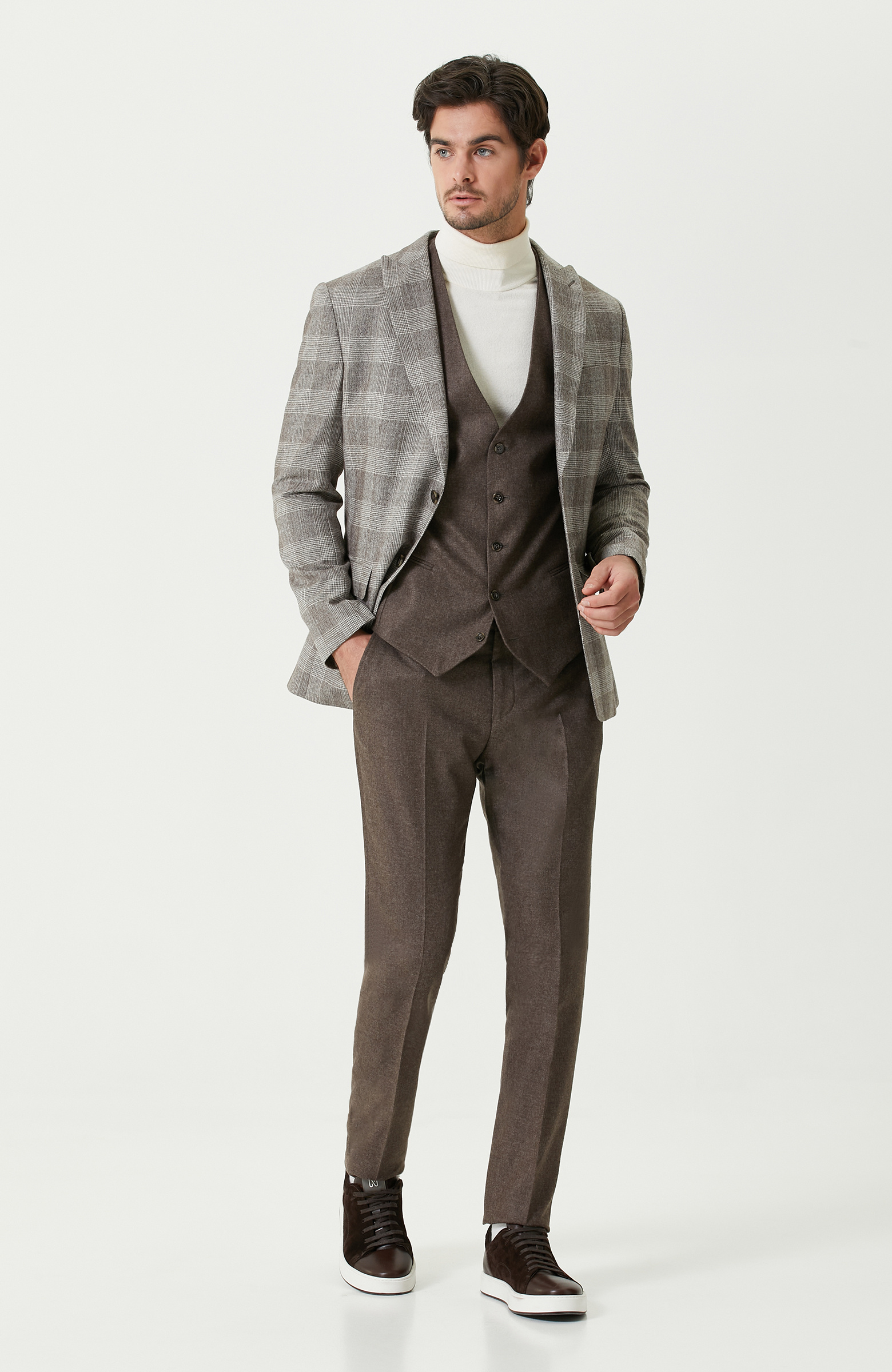 Kahverengi Yün Yelekli Takım Elbise