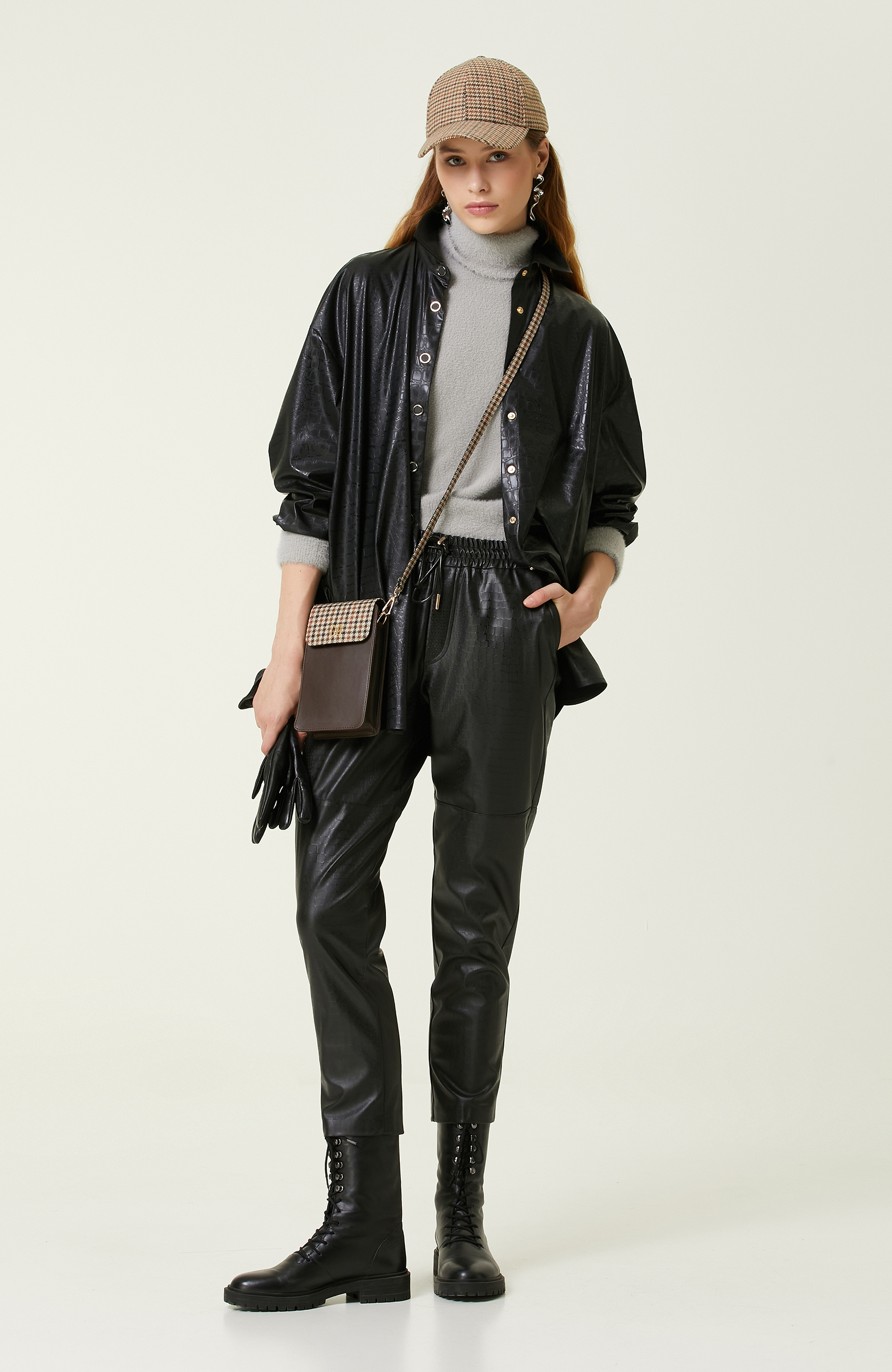 Regular Fit Siyah Pantolon