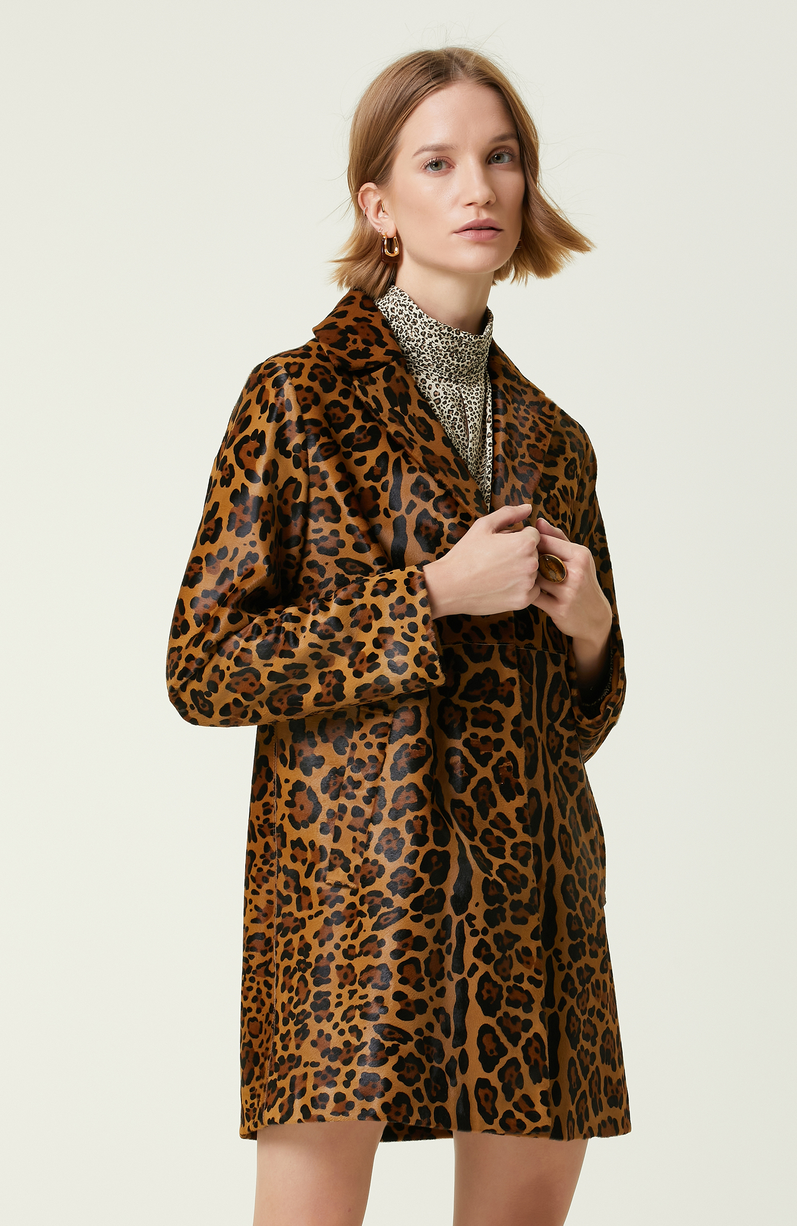 Regular Fit Taba Siyah Leoparlı Deri Kaban Regular Fit Taba Siyah Leoparlı Deri Kaban