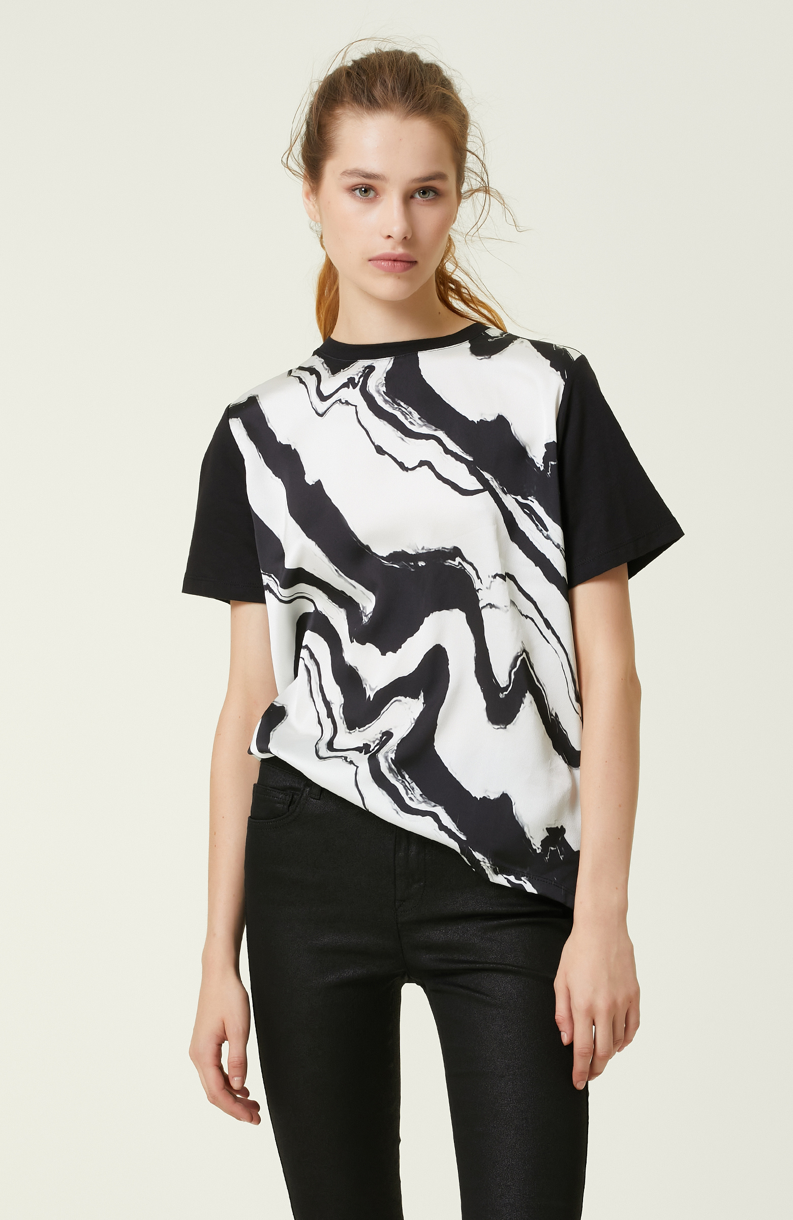 Siyah Desenli T-shirt