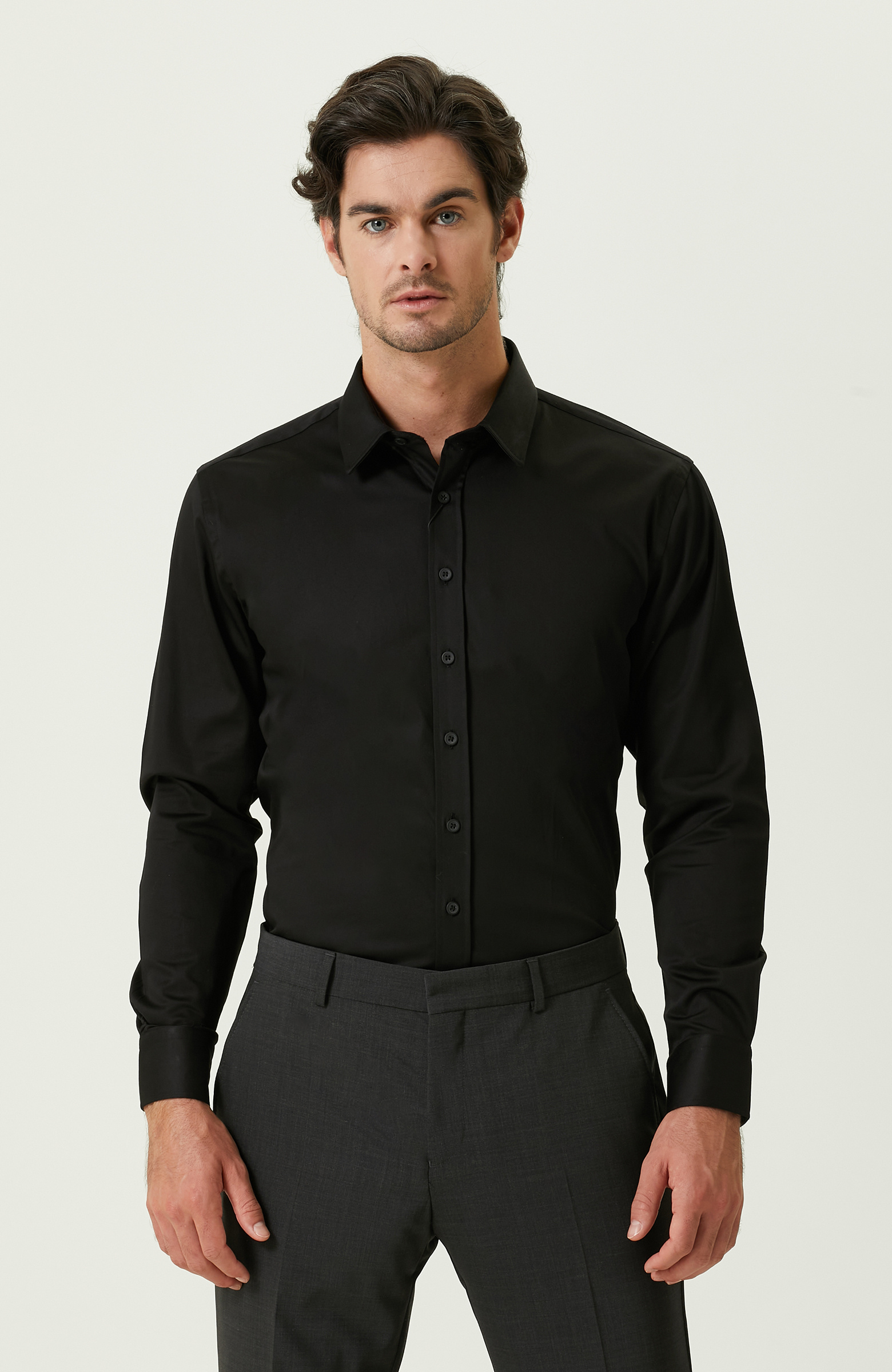 Slim Fit Siyah Gömlek