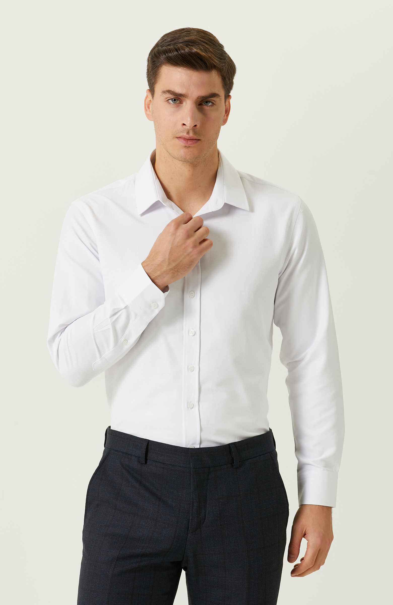 Slim Fit Beyaz Basic Diyagonal Gömlek Slim Fit Beyaz Basic Diyagonal Gömlek