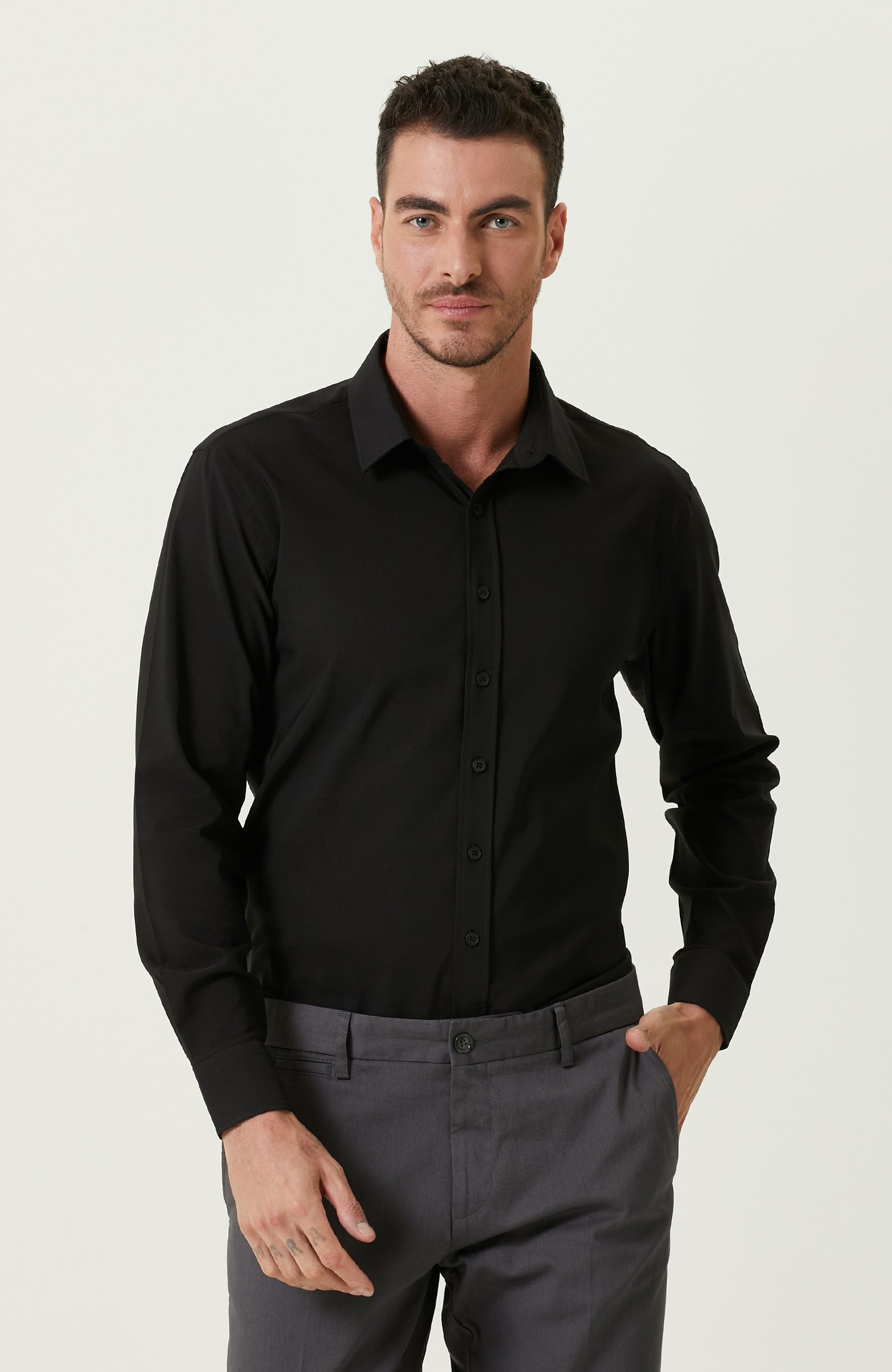 Slim Fit Siyah Dokuma Gömlek Slim Fit Siyah Dokuma Gömlek