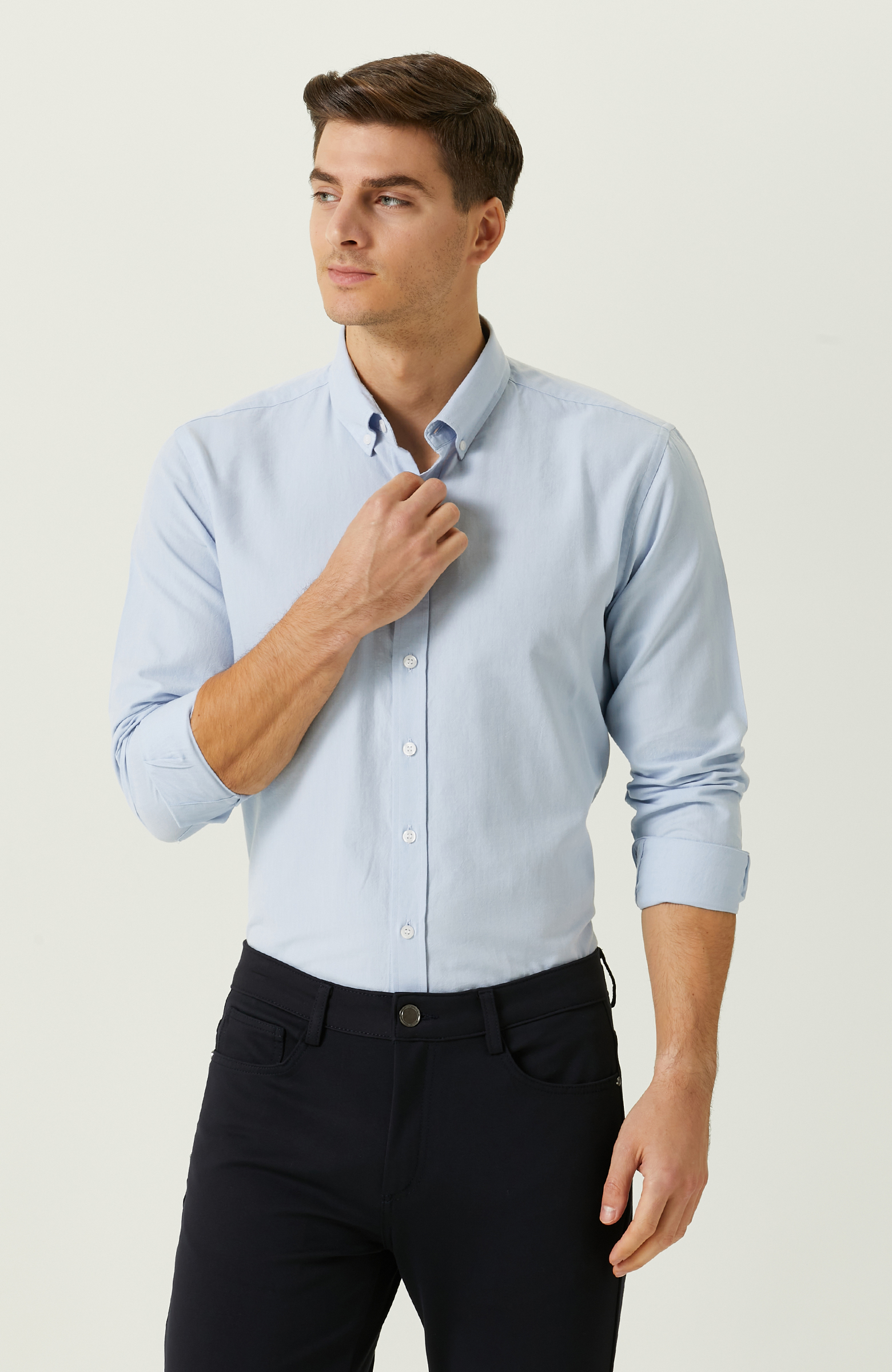 Slim Fit Açık Mavi Nakışlı Basic Oxford Gömlek Slim Fit Açık Mavi Nakışlı Basic Oxford Gömlek