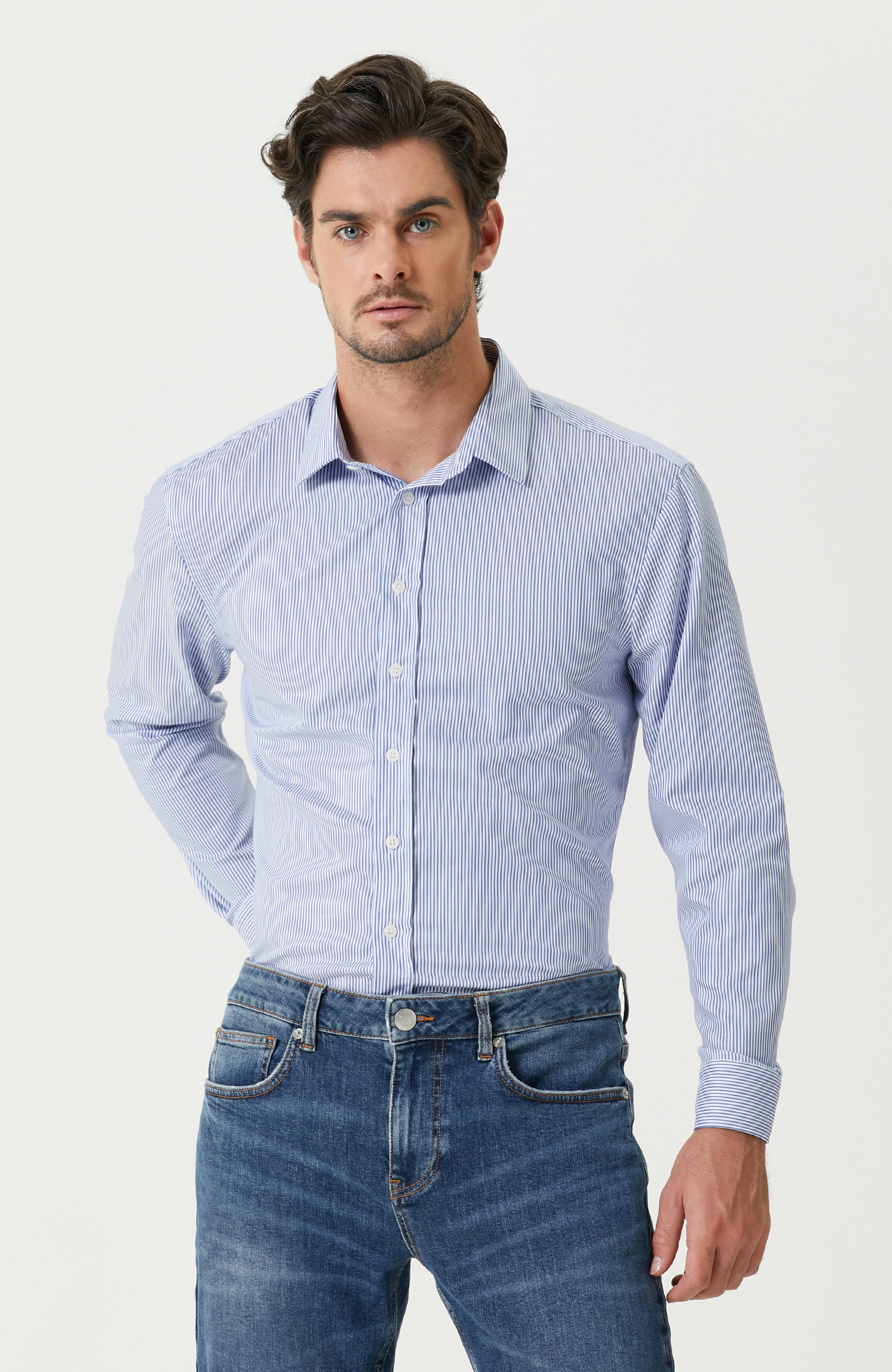 Slim Fit Mavi Beyaz Çizgili Gömlek Slim Fit Mavi Beyaz Çizgili Gömlek