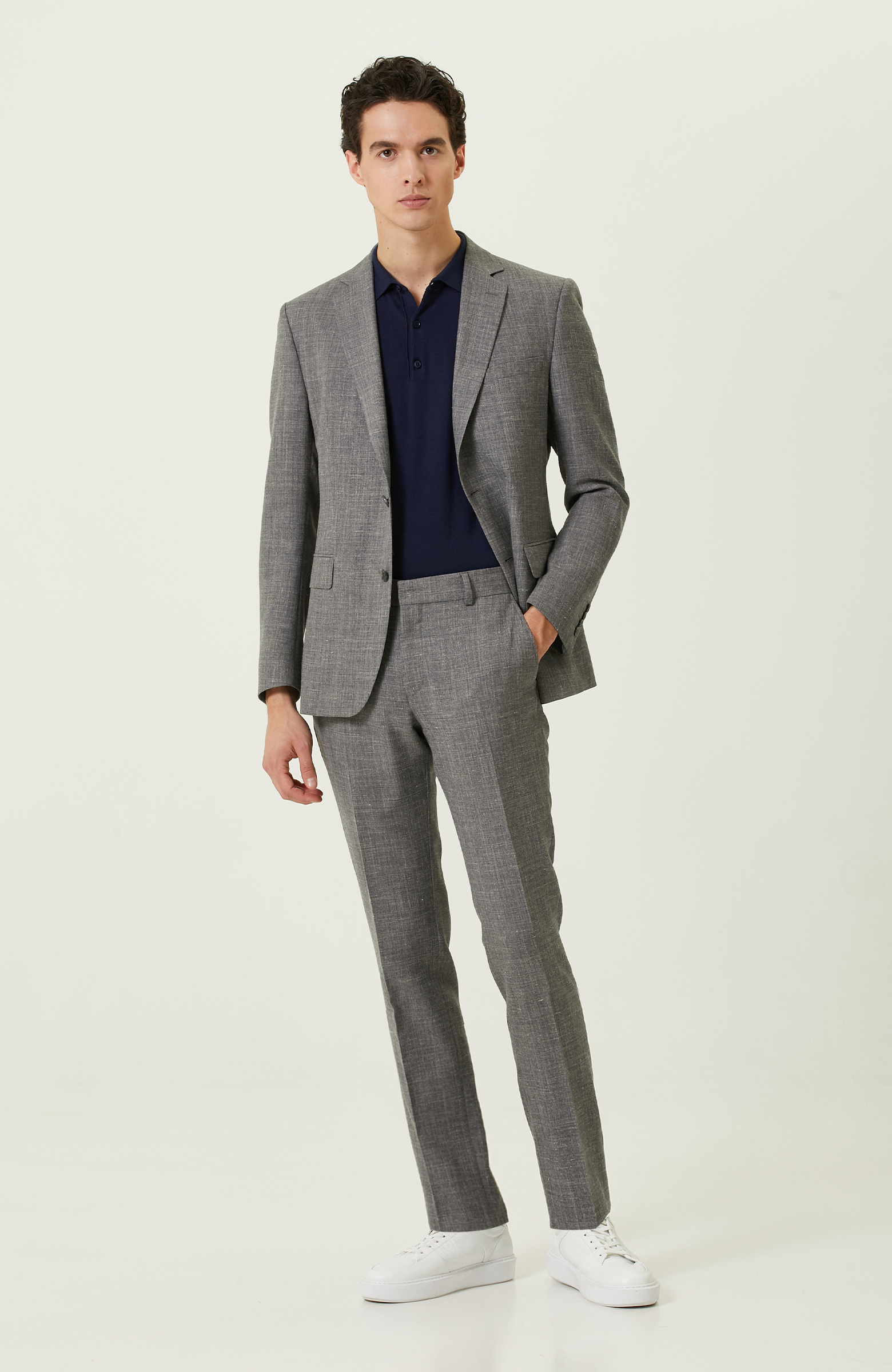 Gri Mono Yaka Takım Elbise