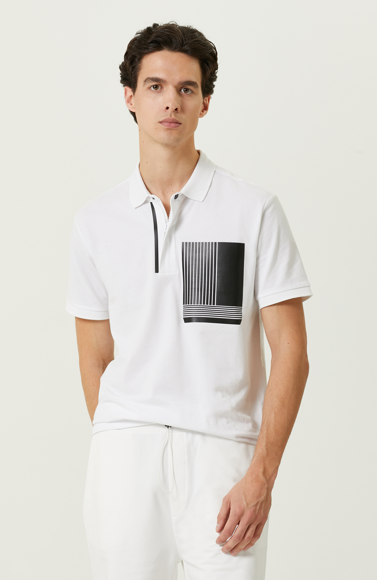 Beyaz Baskılı Polo Yaka  T-shirt