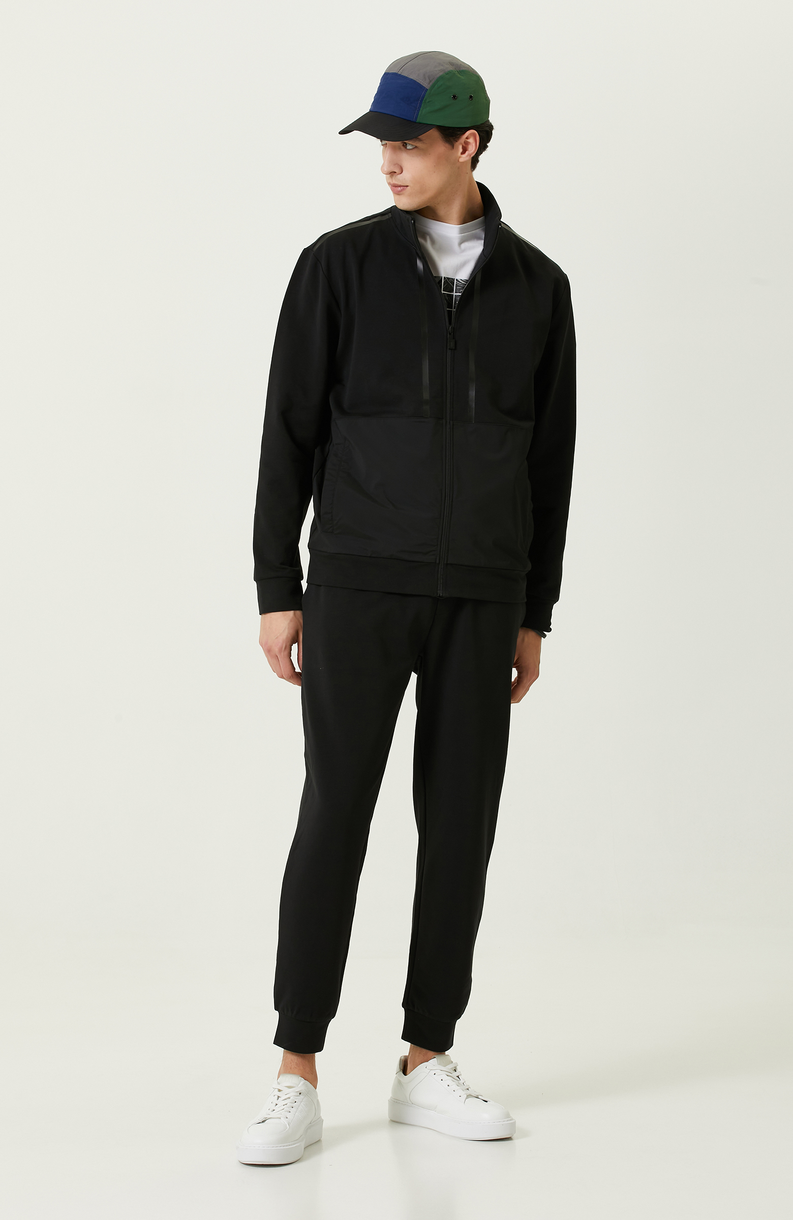 Siyah Slim Fit Eşofman Siyah Slim Fit Eşofman