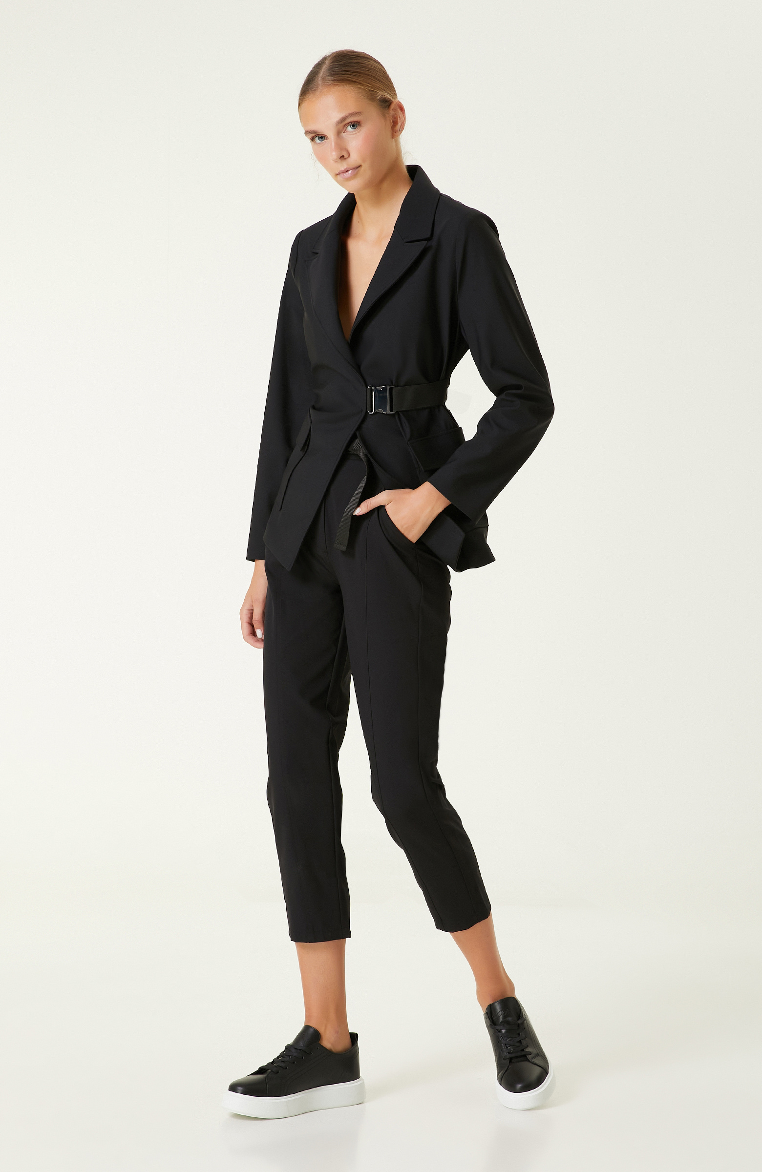 N-Tech Kemer Detaylı Siyah Pantolon