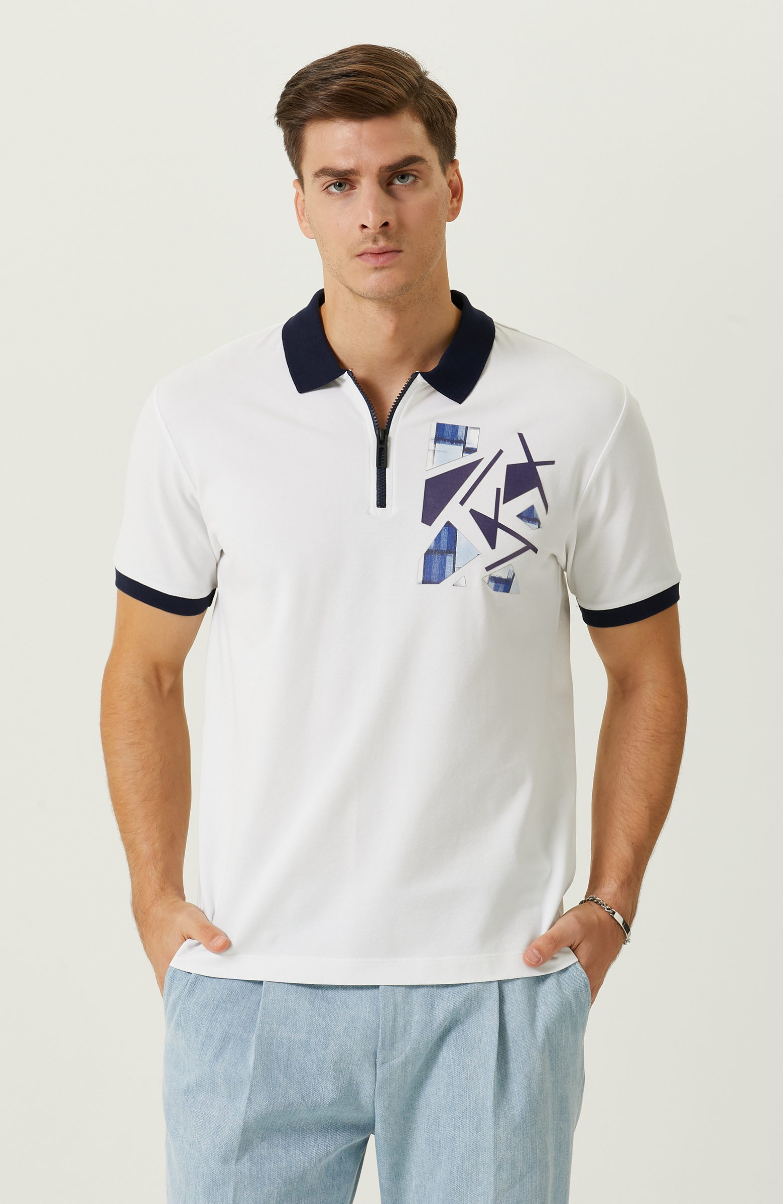 Beyaz Baskılı Polo Yaka T-Shirt