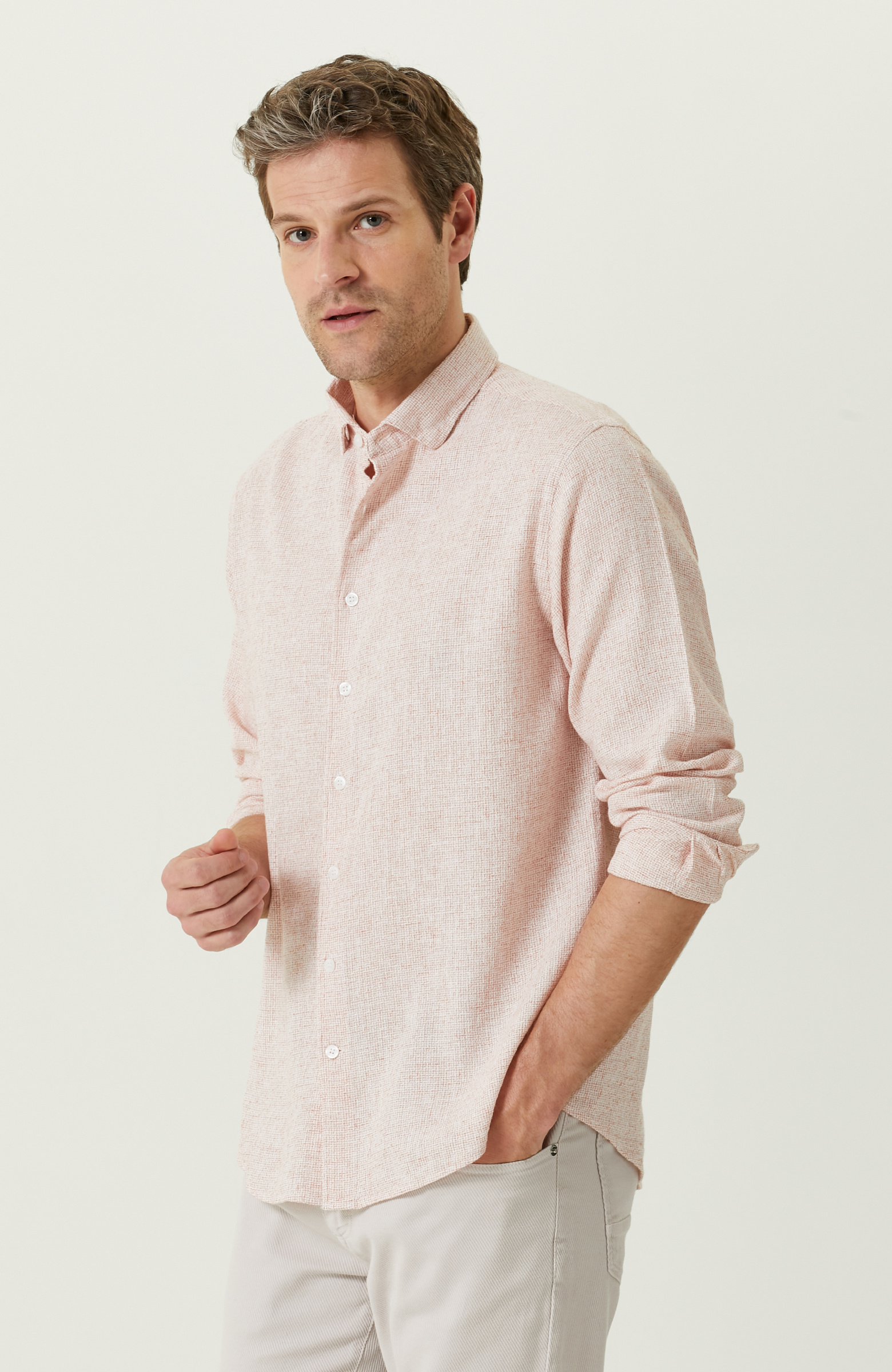 Kiremit Rengi Alttan Britli Yaka Uzun Kollu Gömlek Kiremit Rengi Alttan Britli Yaka Uzun Kollu Gömlek