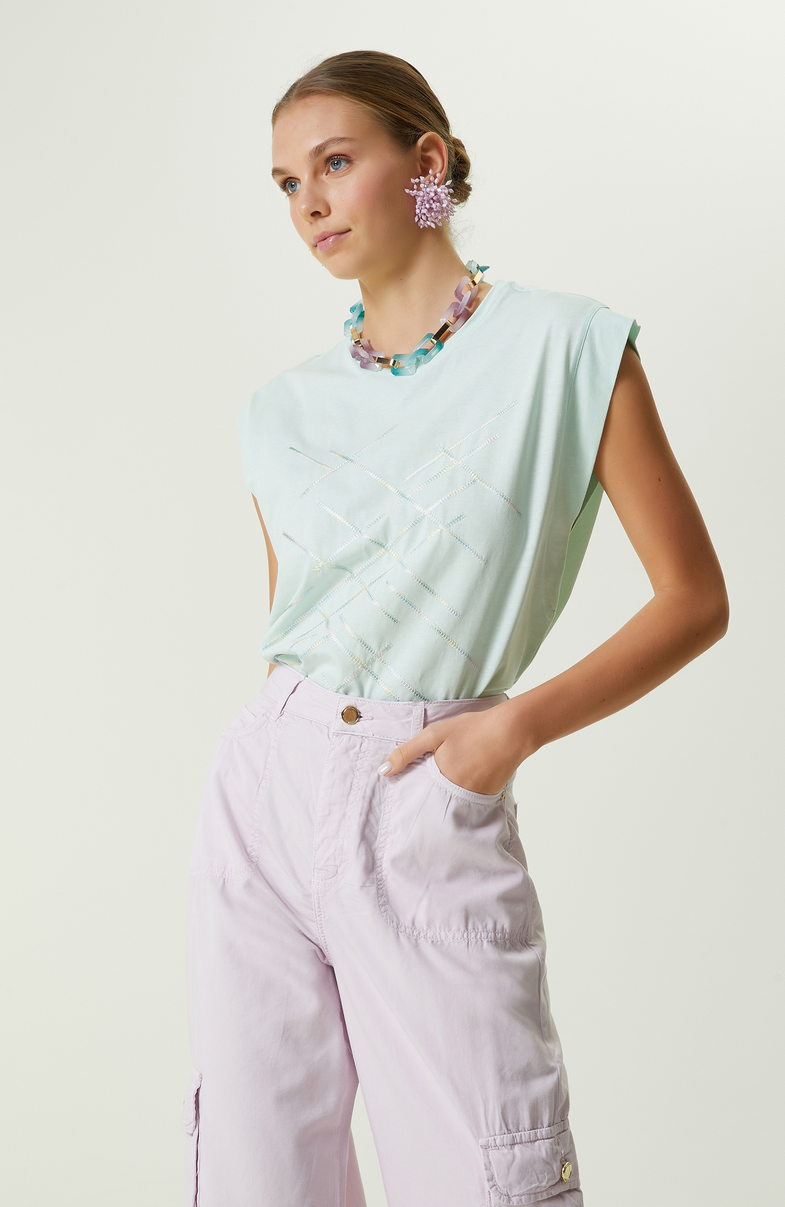 Mint Yeşili Yarasa Kol Nakışlı T-Shirt