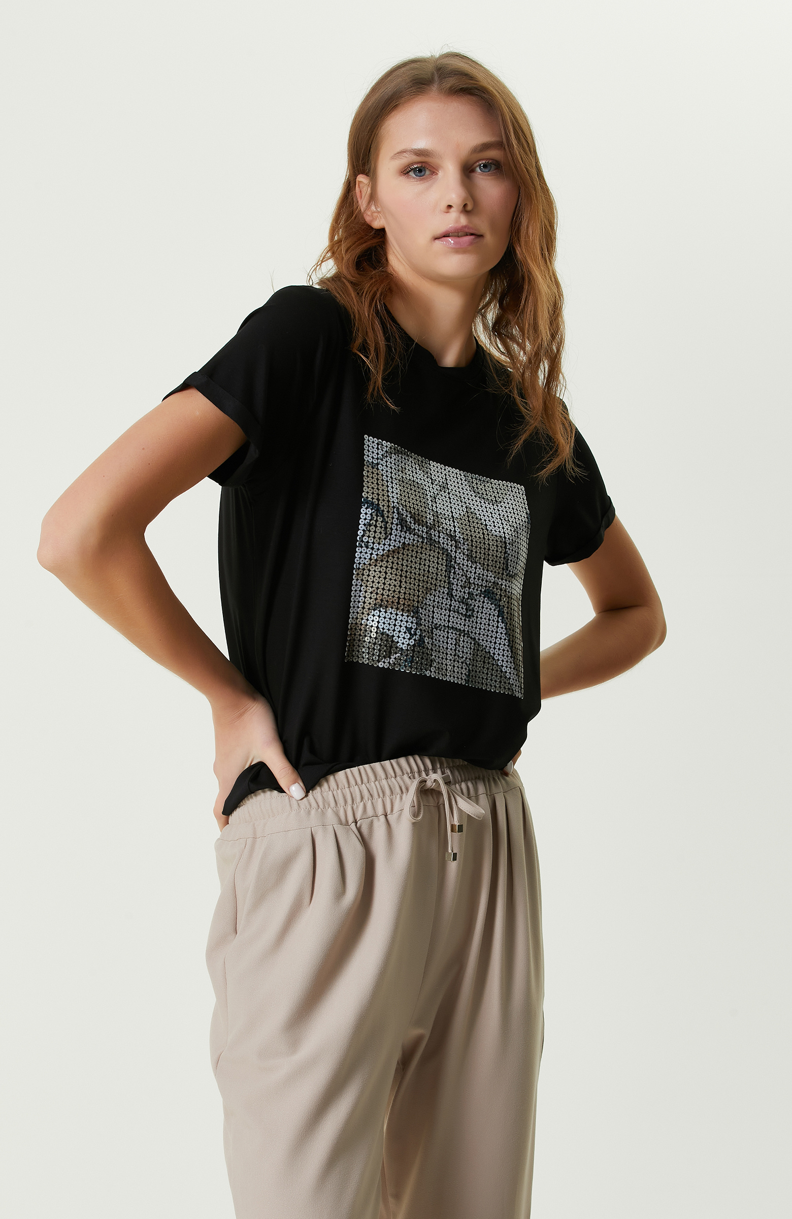 Siyah Payetli Penye T-Shirt