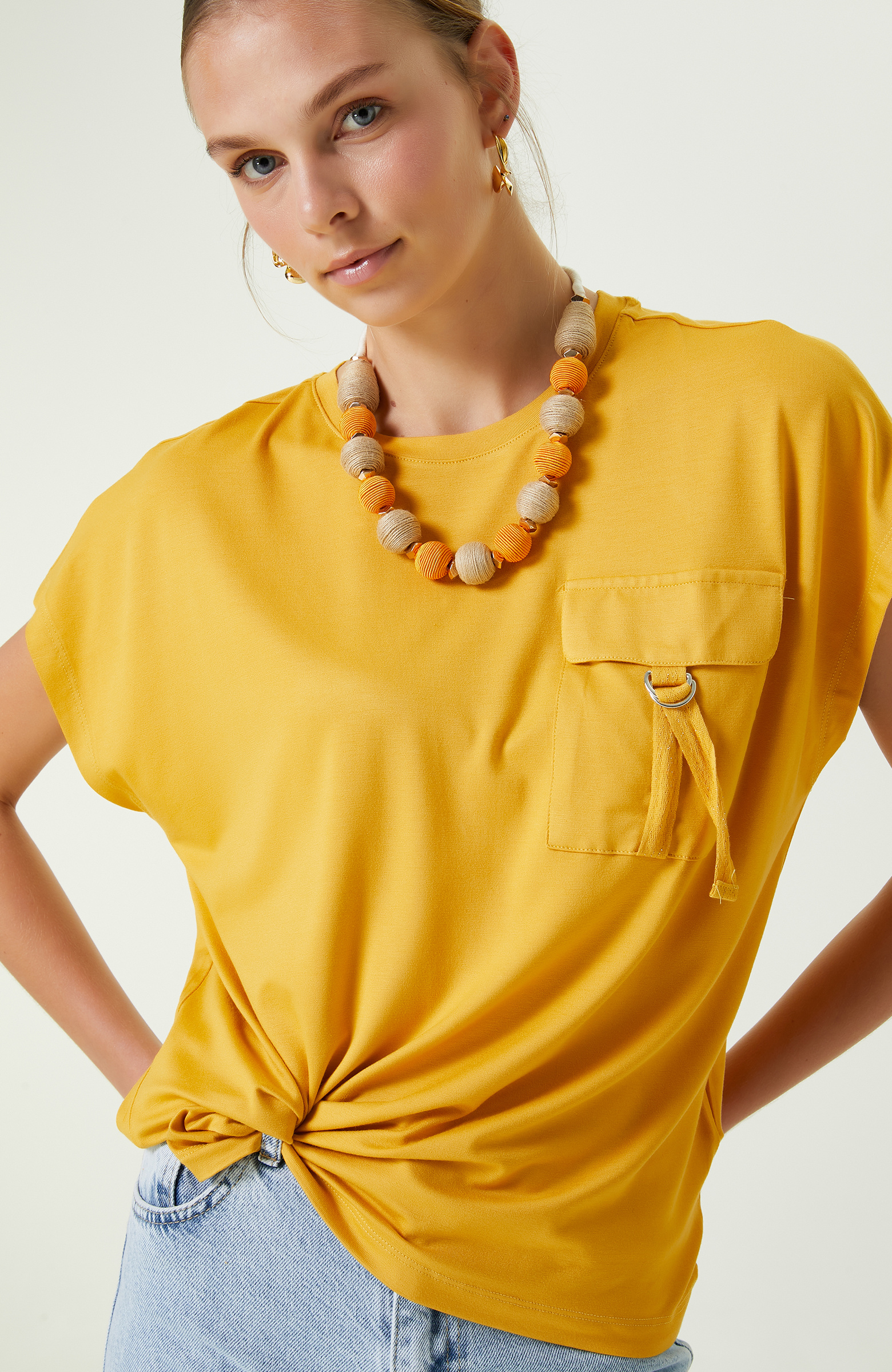 Safran Rengi Bisiklet Yaka Kısa Kollu Tshirt