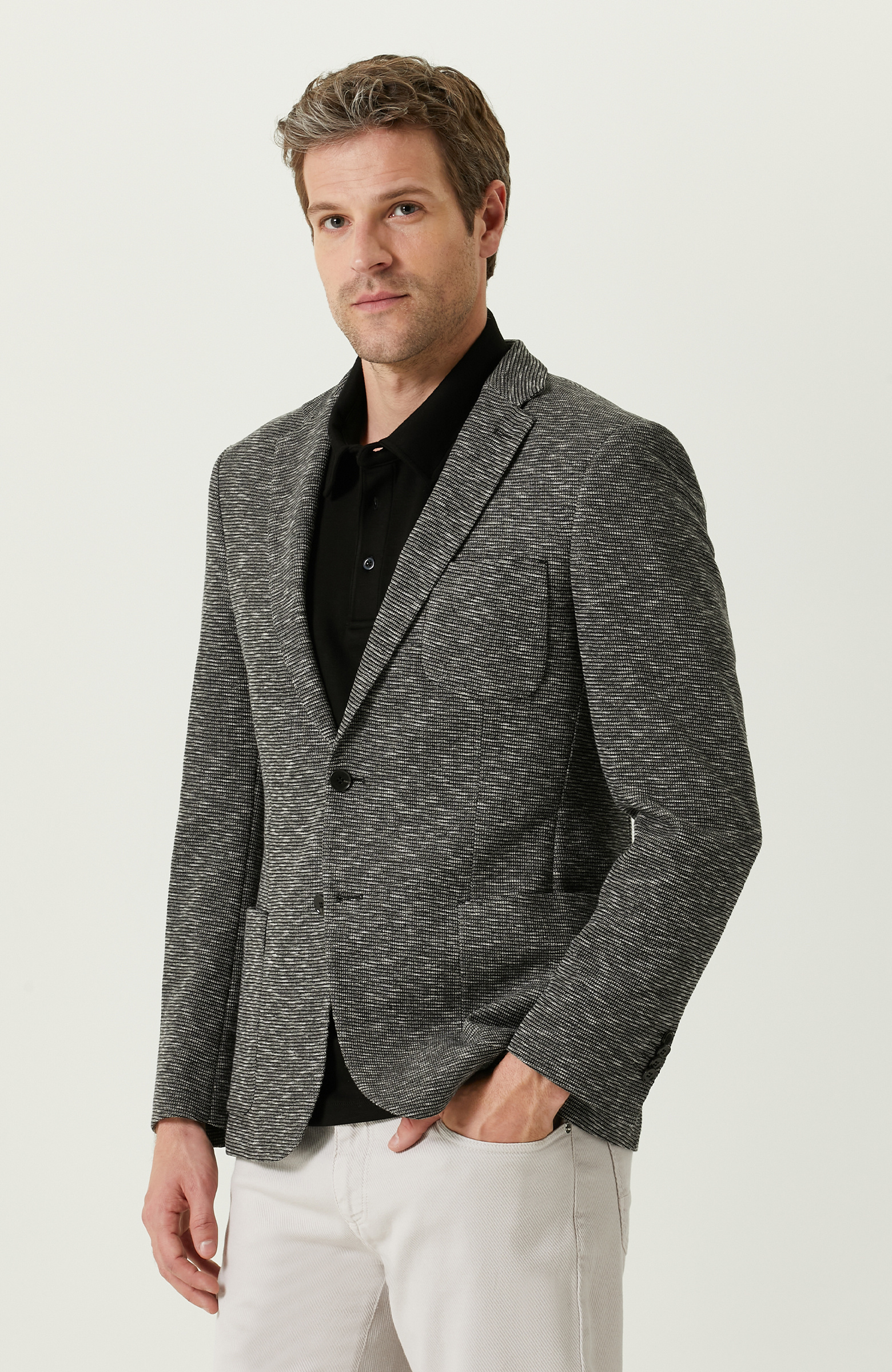 Siyah Mono Yaka Desenli Ceket Siyah Mono Yaka Desenli Ceket