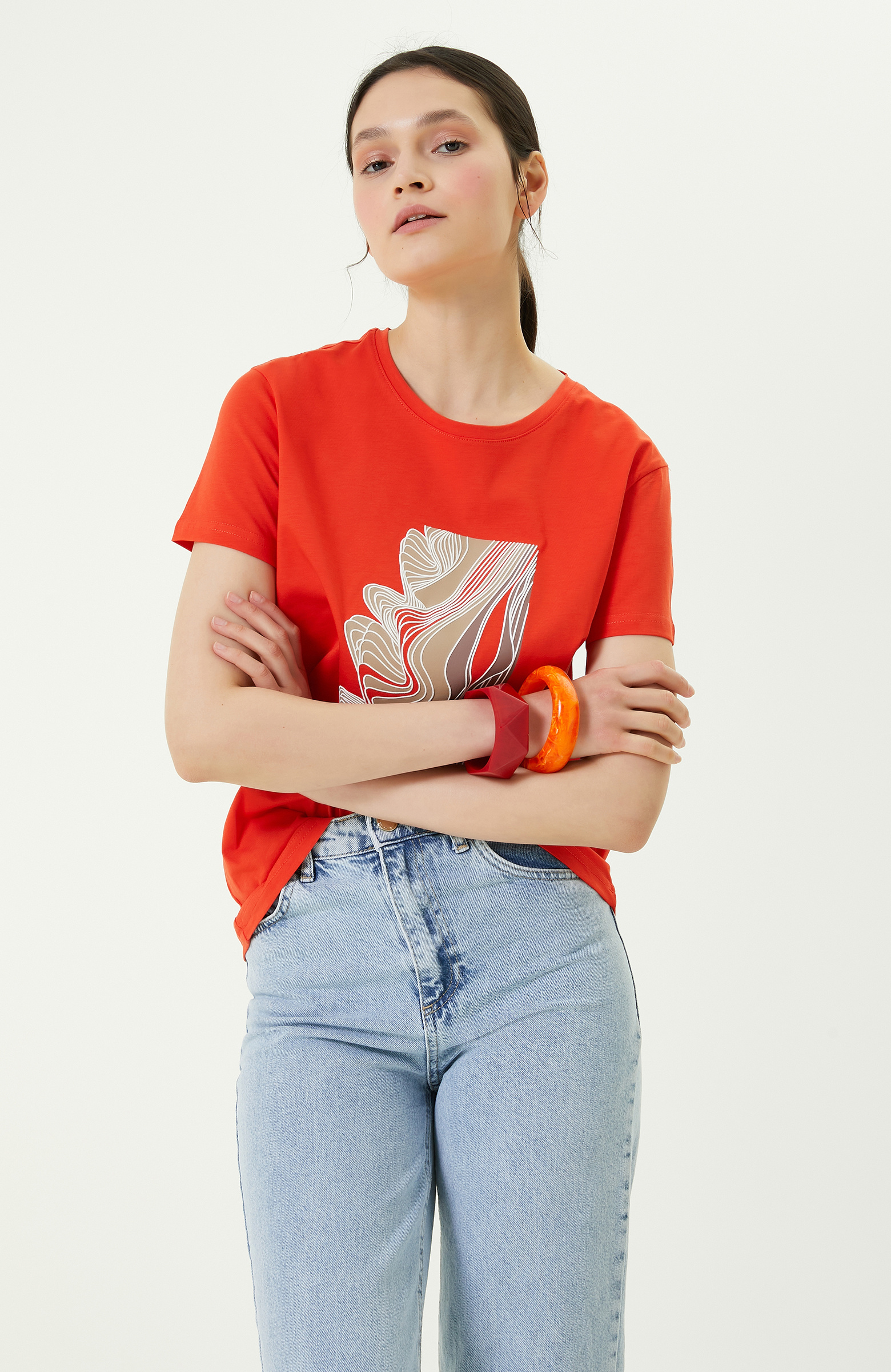 Nar Çiçeği Baskılı Kısa Kollu Tshirt