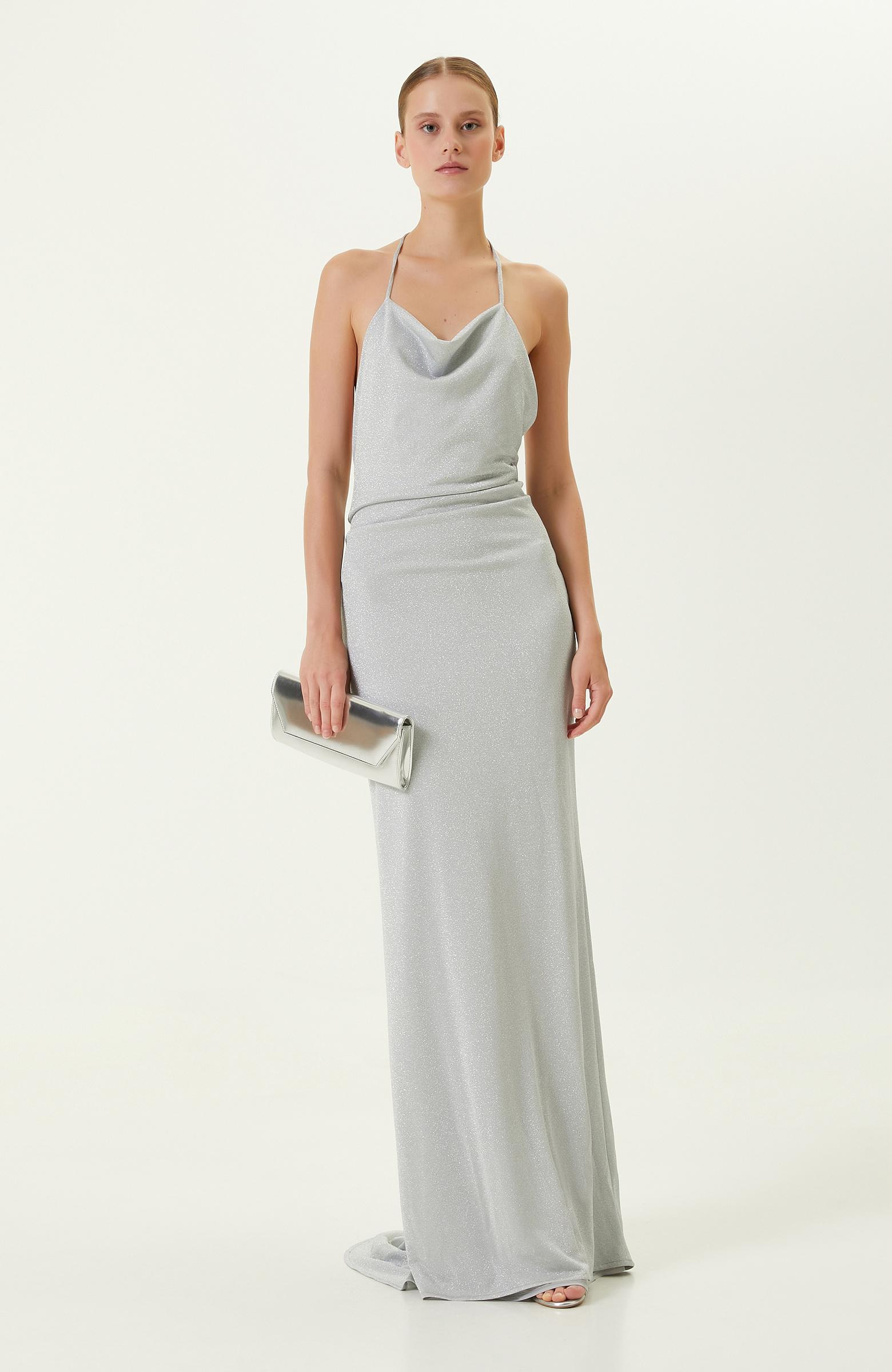 Gümüş Yandan Yırtmaçlı Abiye Elbise