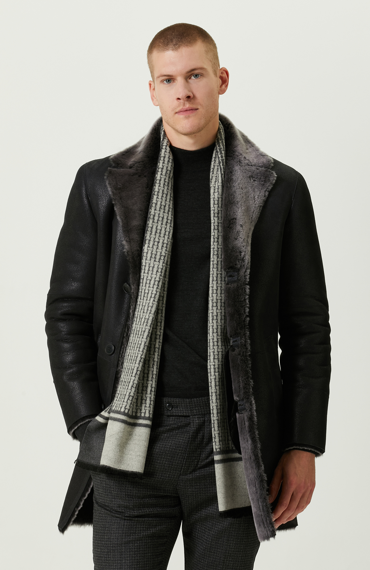 Limited Yakası Kürklü Siyah Deri Kaban