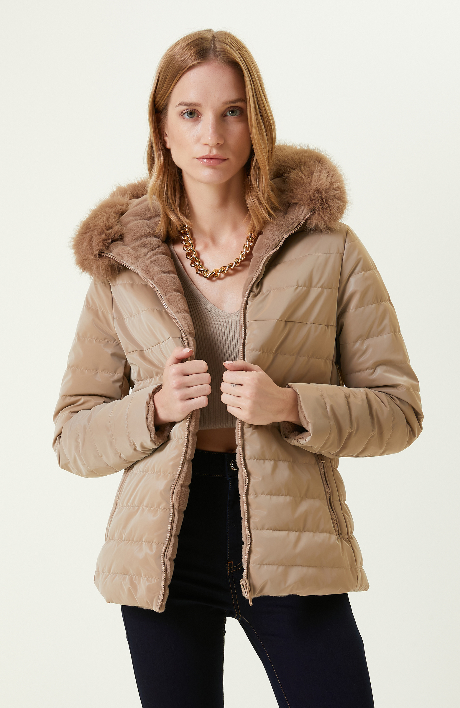 Bej İçi Suni Kürklü Mont