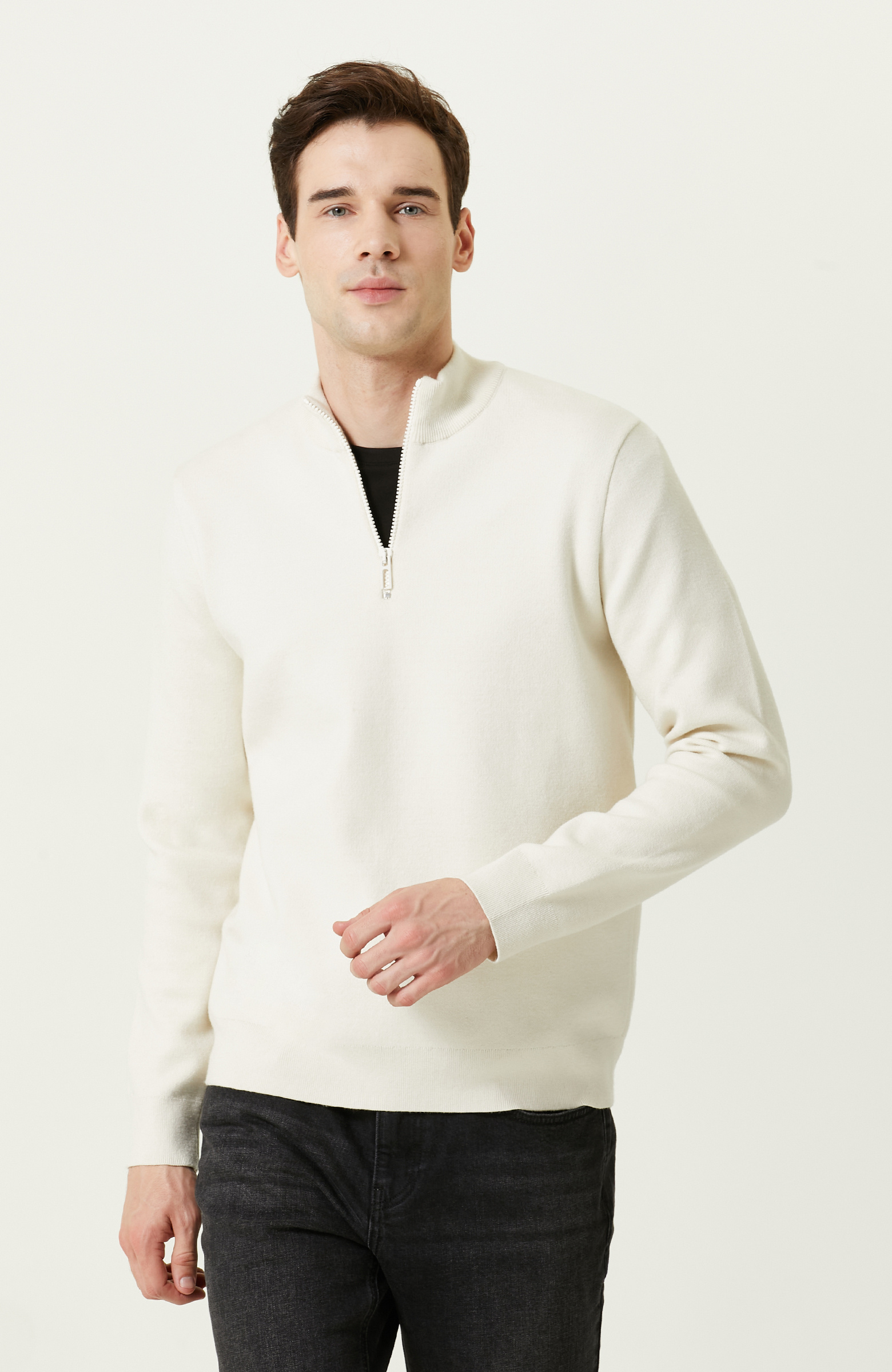 Ekru Fermuarlı Triko Kazak