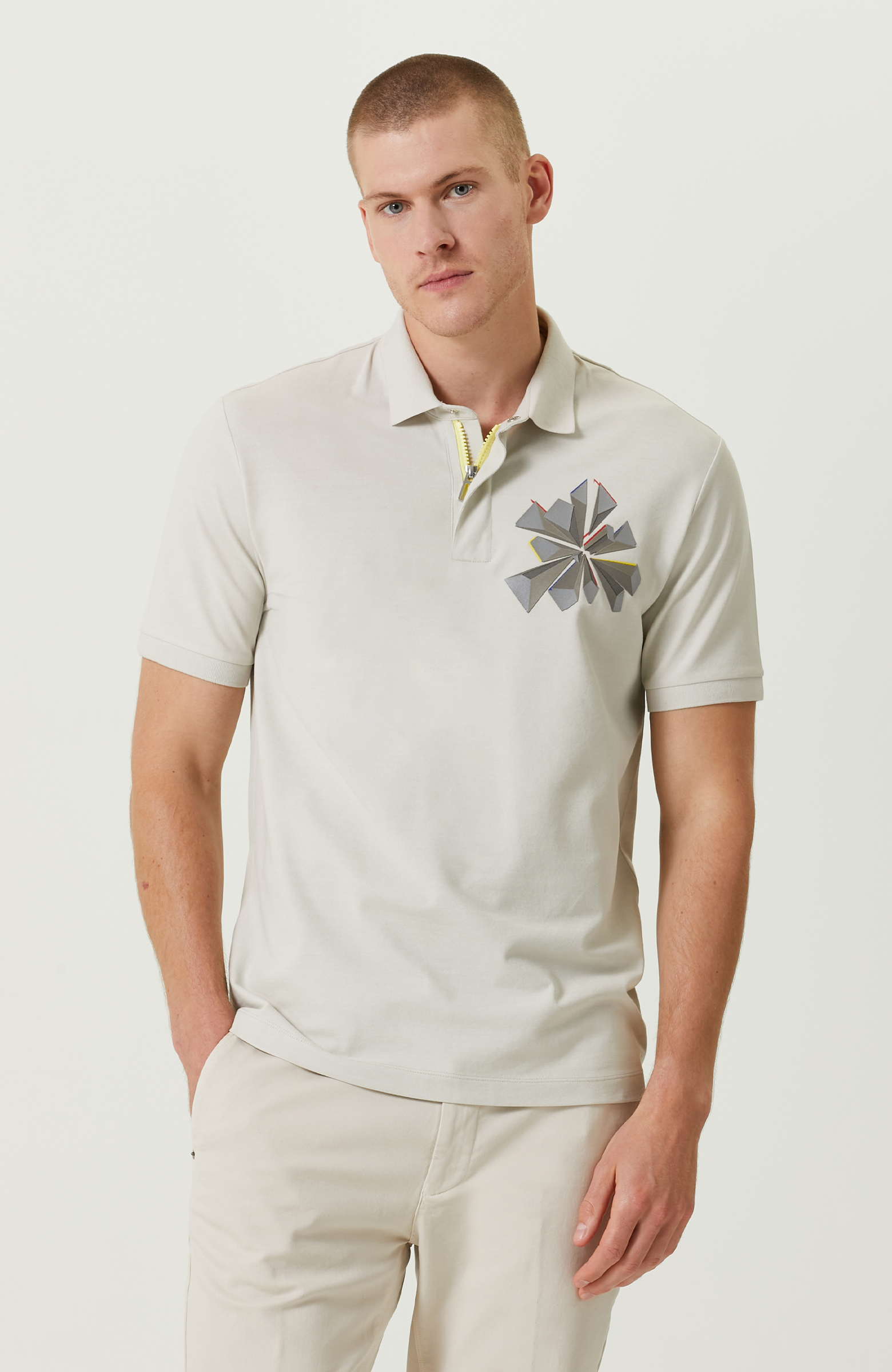 Taş Rengi Fermuarlı Baskılı Polo Yaka Tshirt Taş Rengi Fermuarlı Baskılı Polo Yaka Tshirt