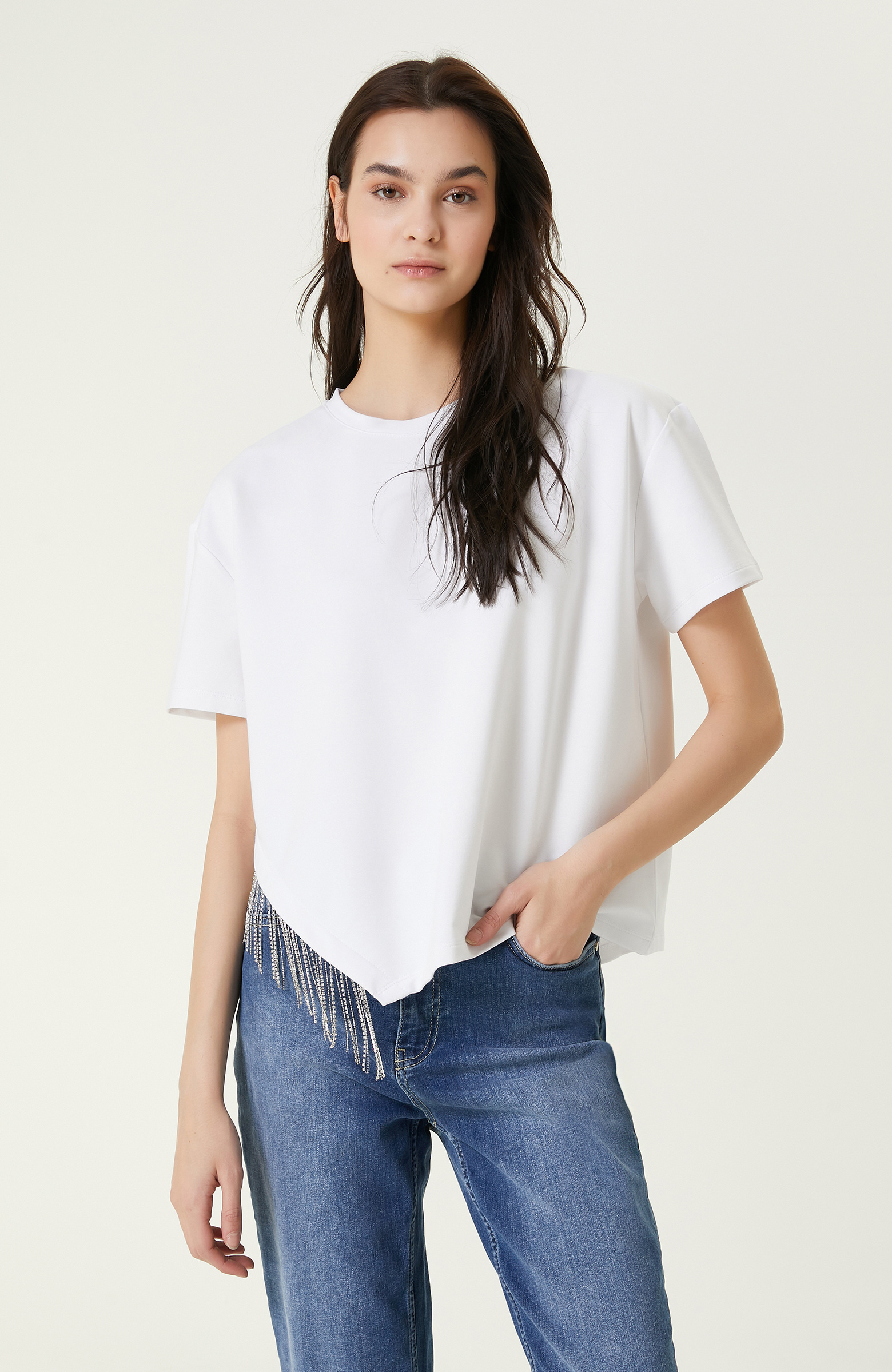 Taşlı Zincir Detaylı Beyaz Tshirt