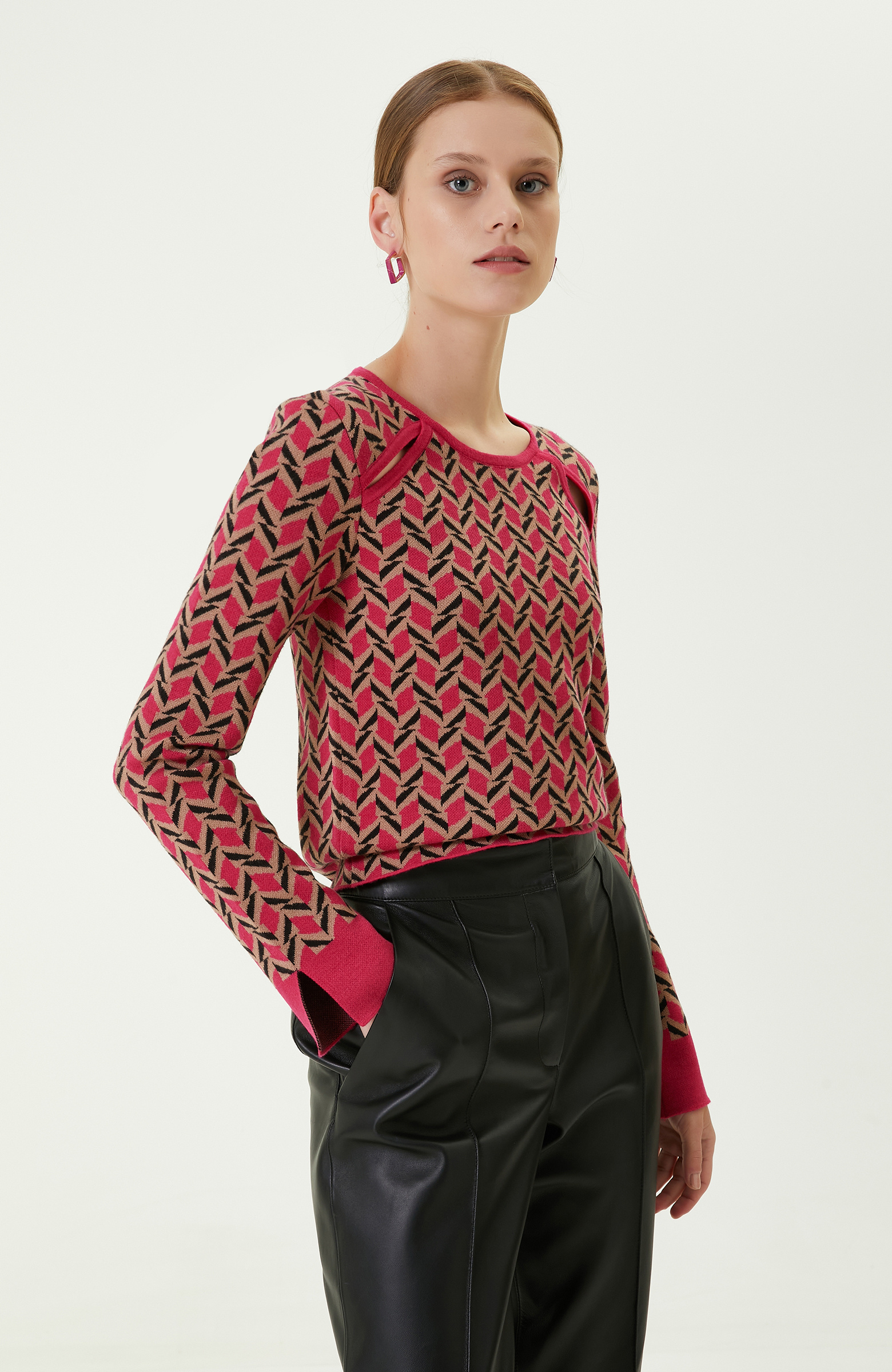 Pembe Desenli Bisiklet Yaka Triko Kazak