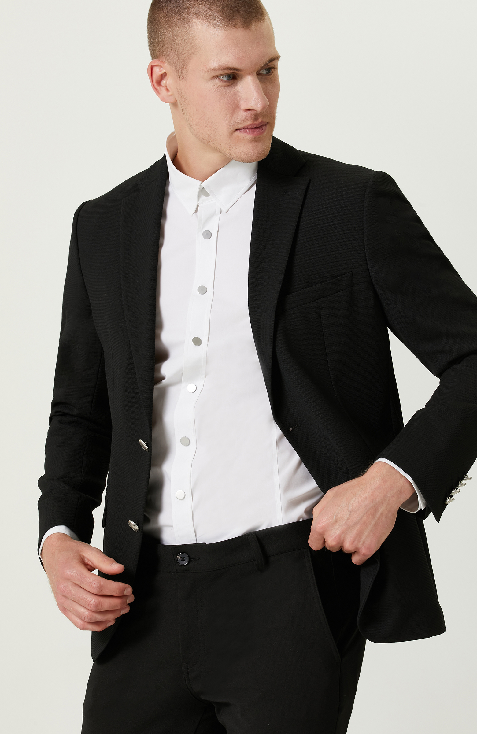 Armürlü Mono Yaka Siyah Ceket Armürlü Mono Yaka Siyah Ceket