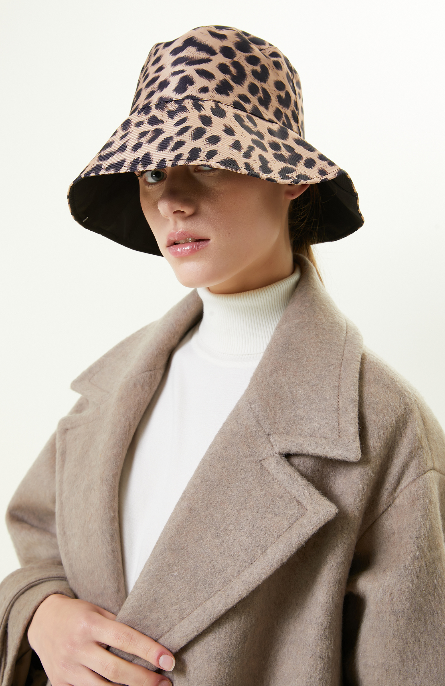 Kahverengi Kadın Şapka